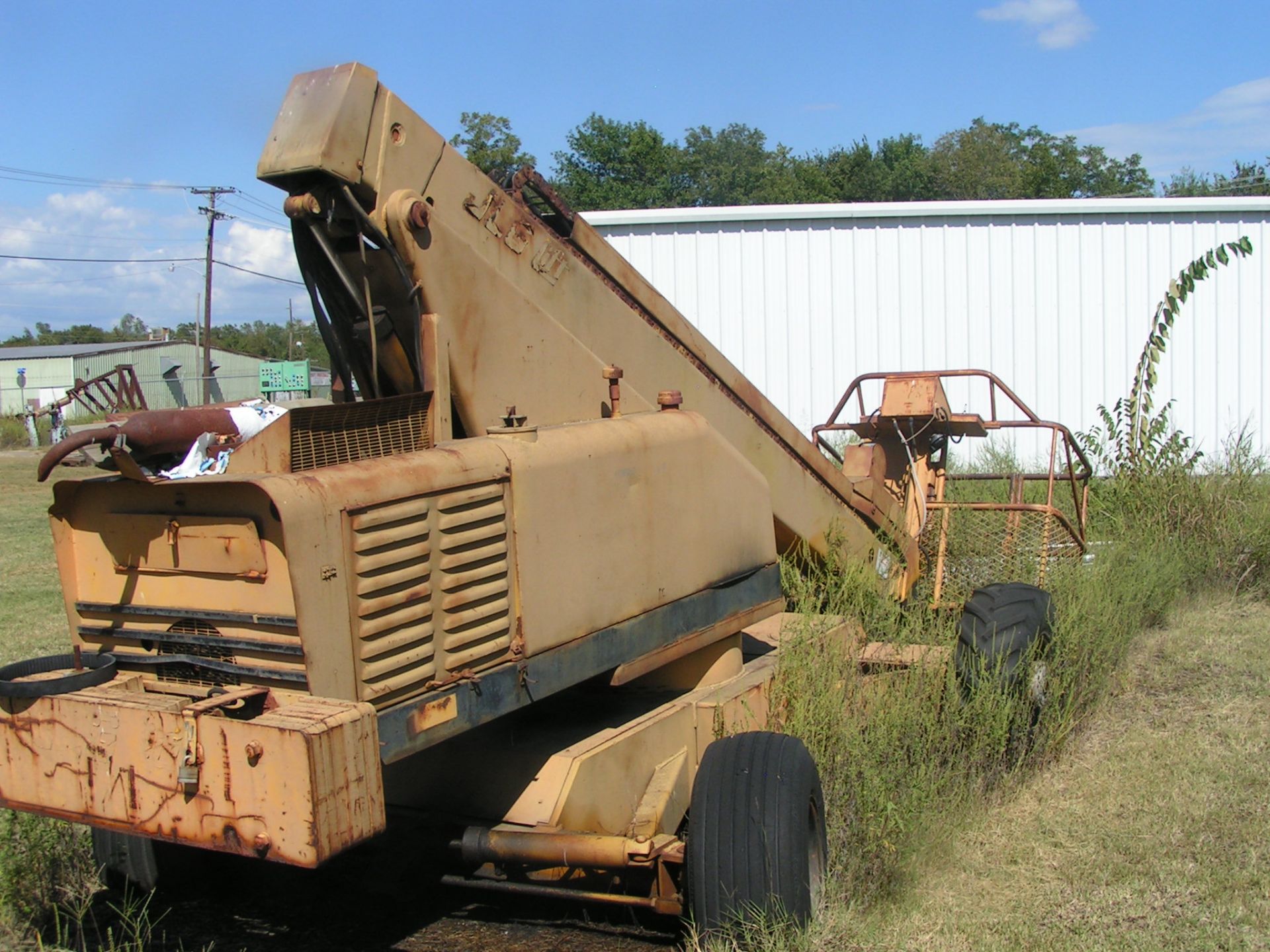 JLG Man Lift Model# 40F, S/N: 727026, 40' Lift Ht, Gasoline Wisconsin ...
