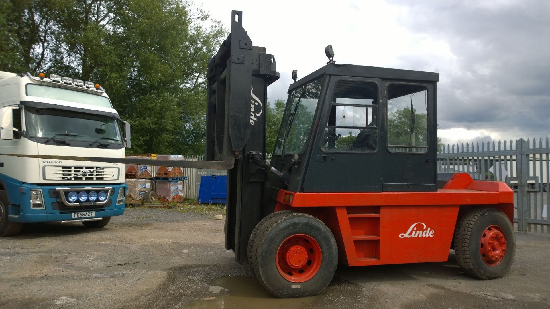 Lansing Linde 12 Ton Diesel Forklift Appraisal: Diesel forklift with ...