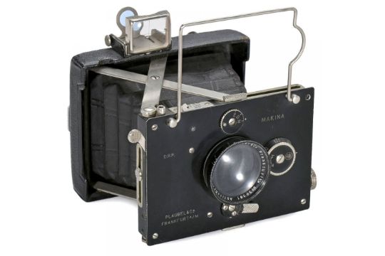 Baby Makina (4,5 x 6 cm), c. 1914 Plaubel, Frankfurt. Small strut ...