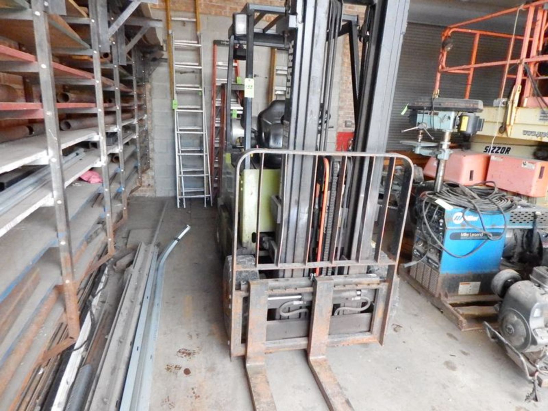 CLARK 15E GPX15E LP FORKLIFT, S/N GPX127E-0060-9382FB, MAX LIFT 2,700 ...