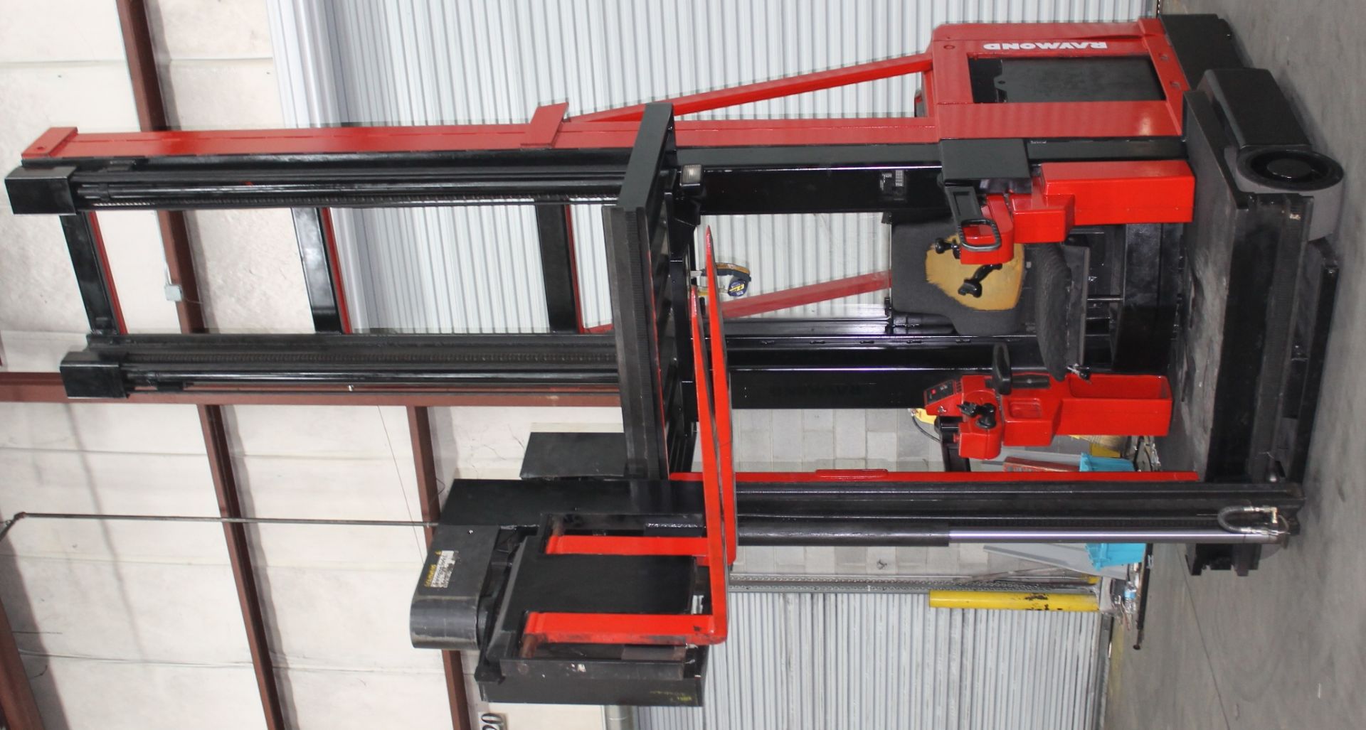 RAYMOND NARROW AISLE MAN UP SWING REACH TURRET TRUCK / FORKLIFT, MODEL ...