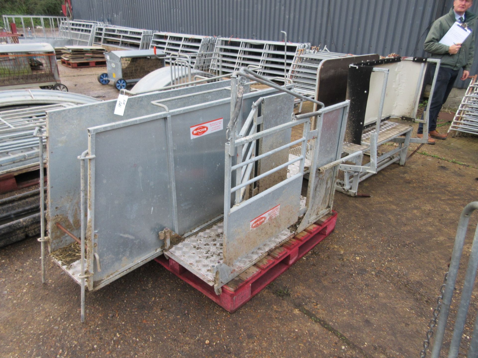 Ritchie Combi Clamp Unit sheep race and inspection platform module