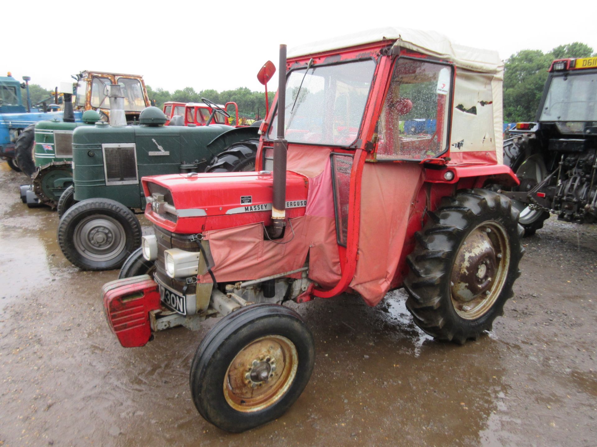 MASSEY FERGUSON 135 3cylinder diesel TRACTOR Fitted with a Flexi-cab ...