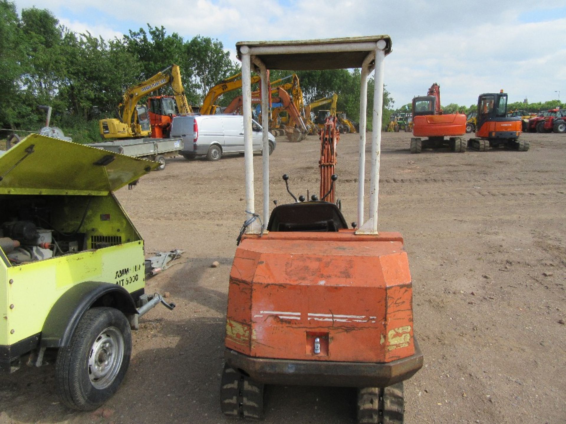 Pel Job EB10 1.5 Ton Mini Digger with 3 Buckets