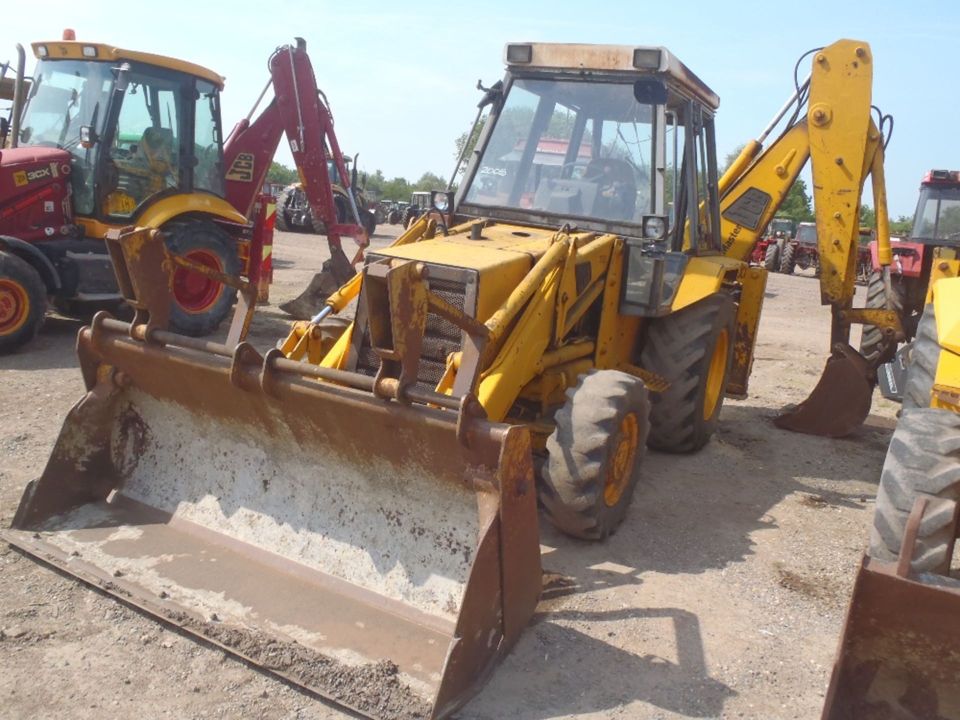 JCB 3CX 4wd Extra Dig with Pallet Forks, Grey Cab