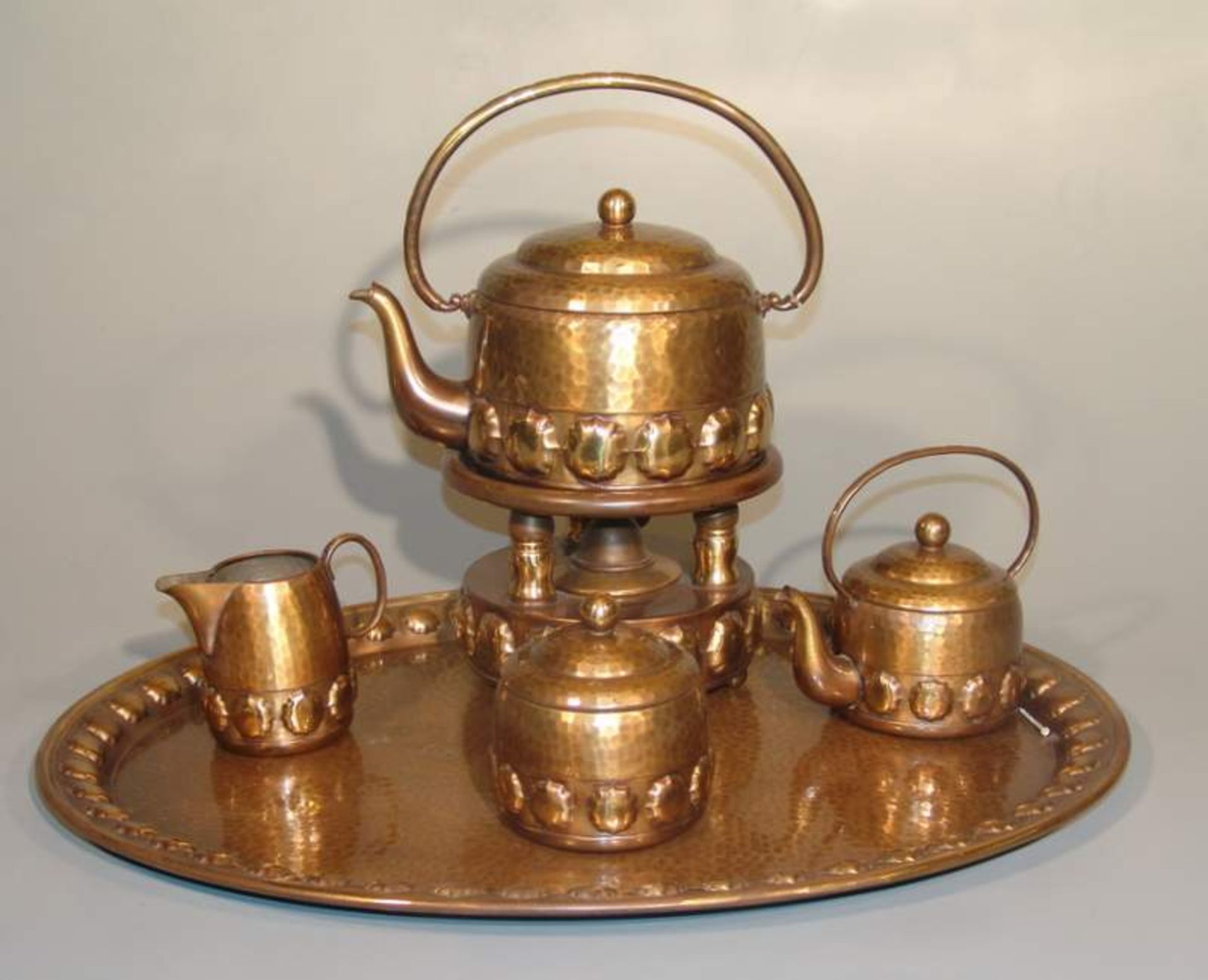 umfangreicher Teekern, Jugendstil/Art Deco, um 1910Messing gedrückt ...