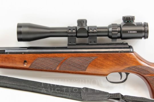 A BSA Supersport SE .177 with recoil absorbing butt pad, ambidextrous ...