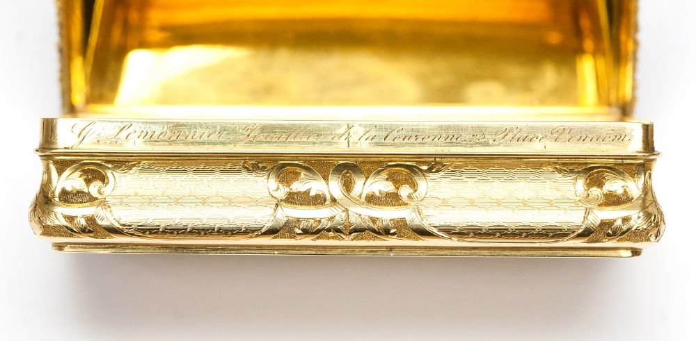 A gold Napolean III Imperial presentation snuff box, the hinged cover ...