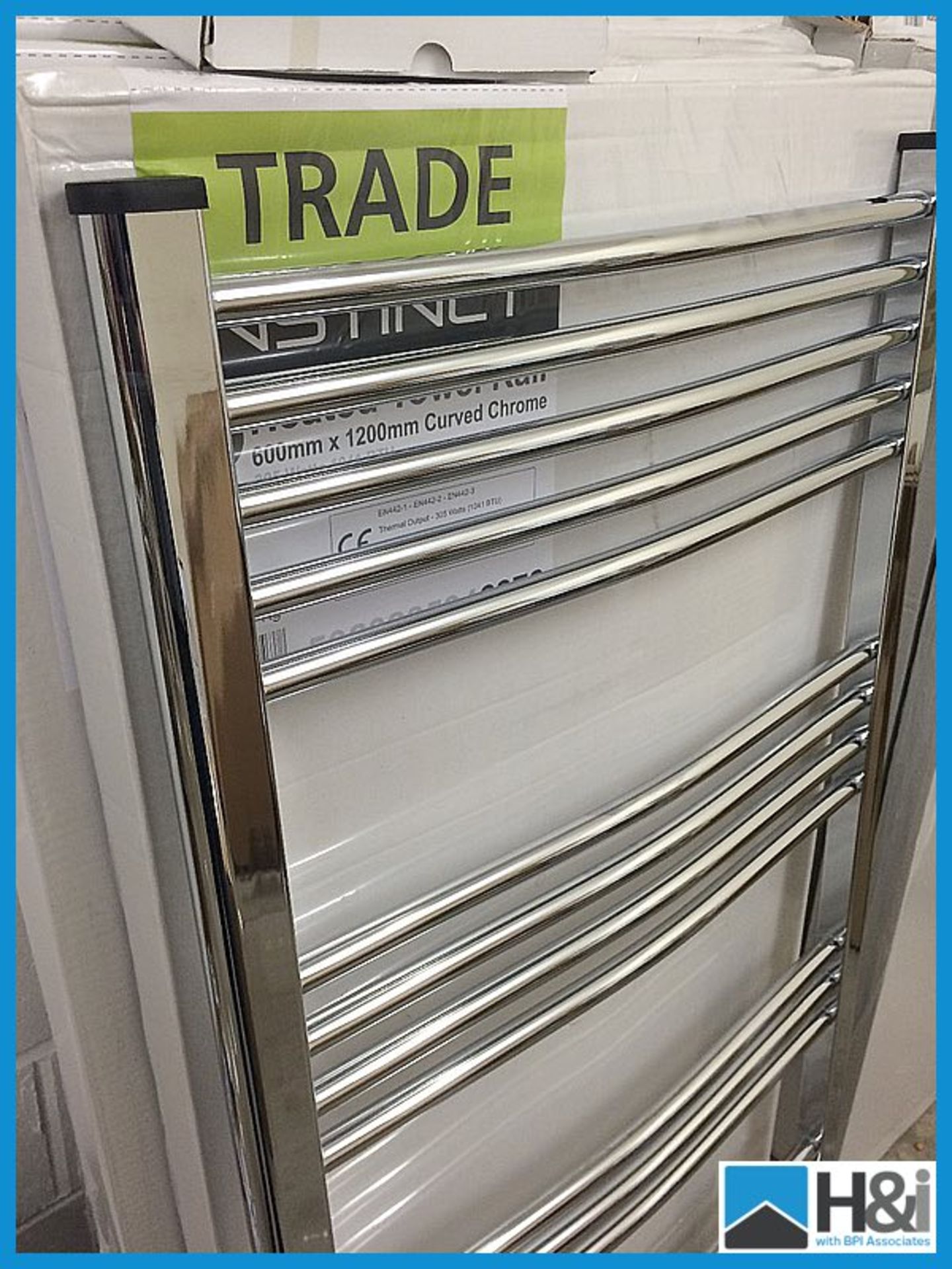 Trade Instinct curved heated towel rail. Finished in chrome. 600 x ...