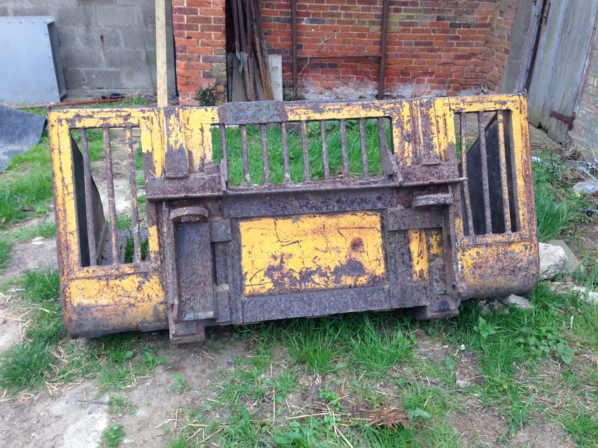 Sugar Beet Bucket Matbro Brackets - Location - Diss, Norfolk