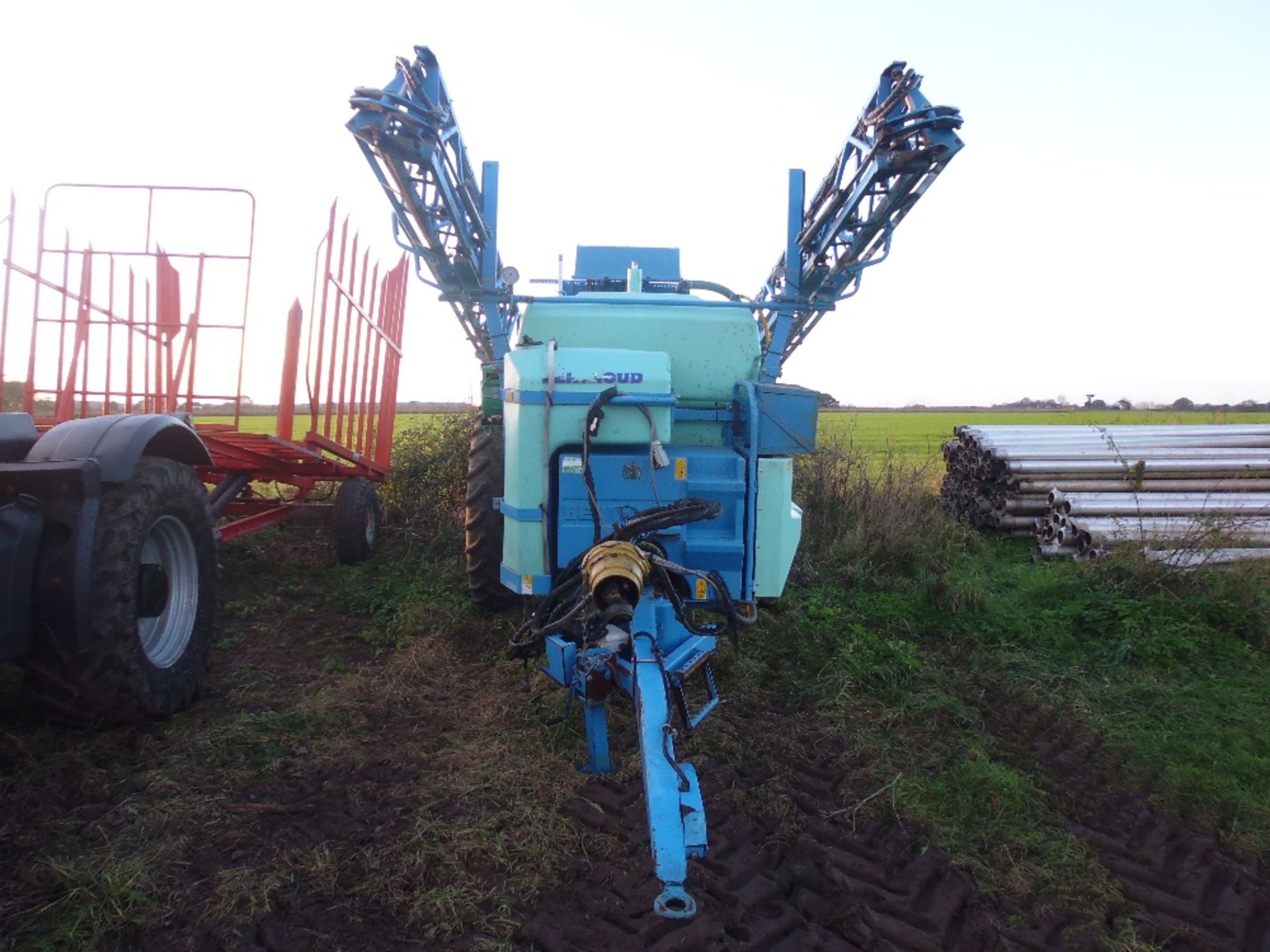 Berthoud Major 24m trailed sprayer. With 3200ltr tank, tracking drawbar ...
