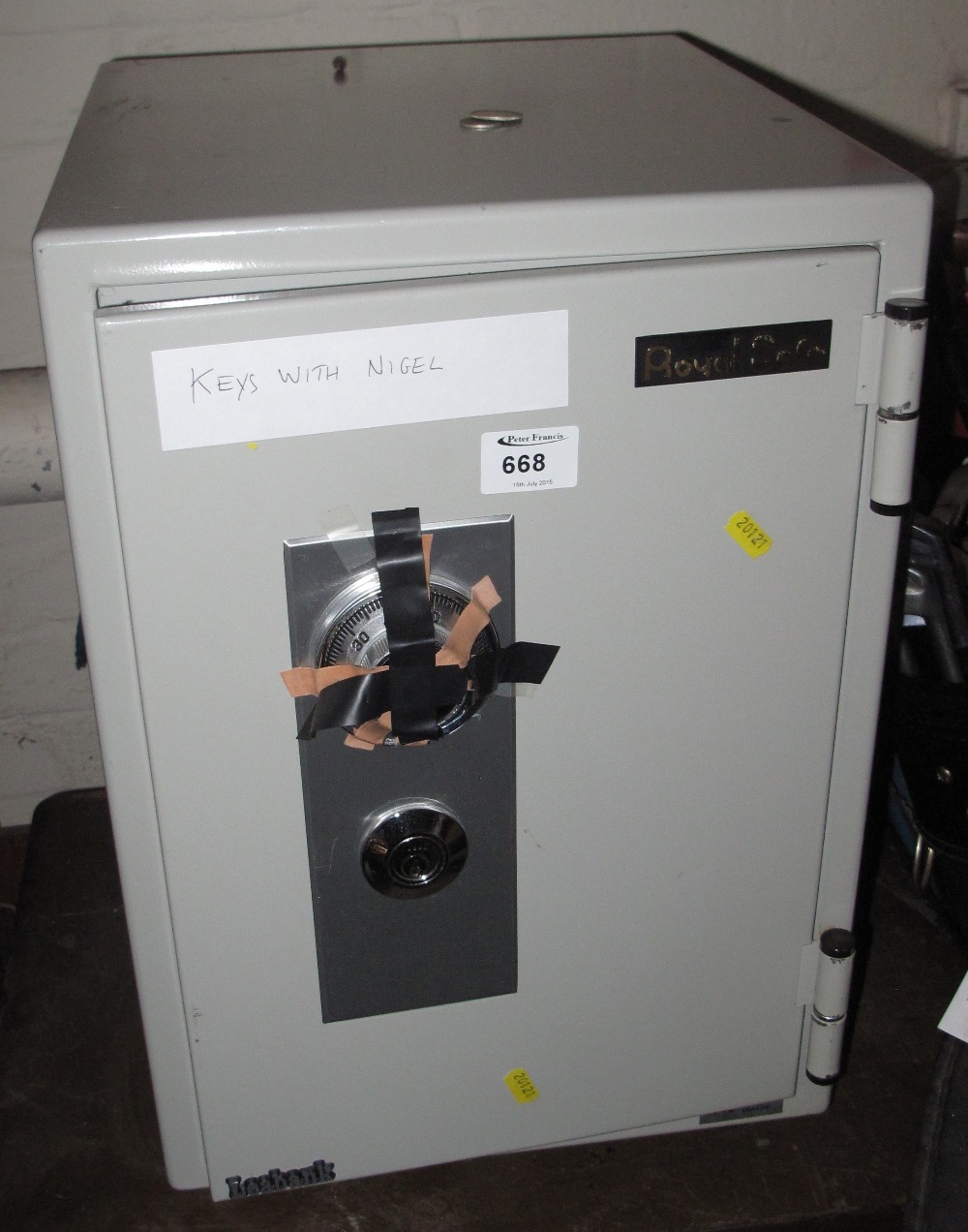 Royal Safe Leabank safe (with key).