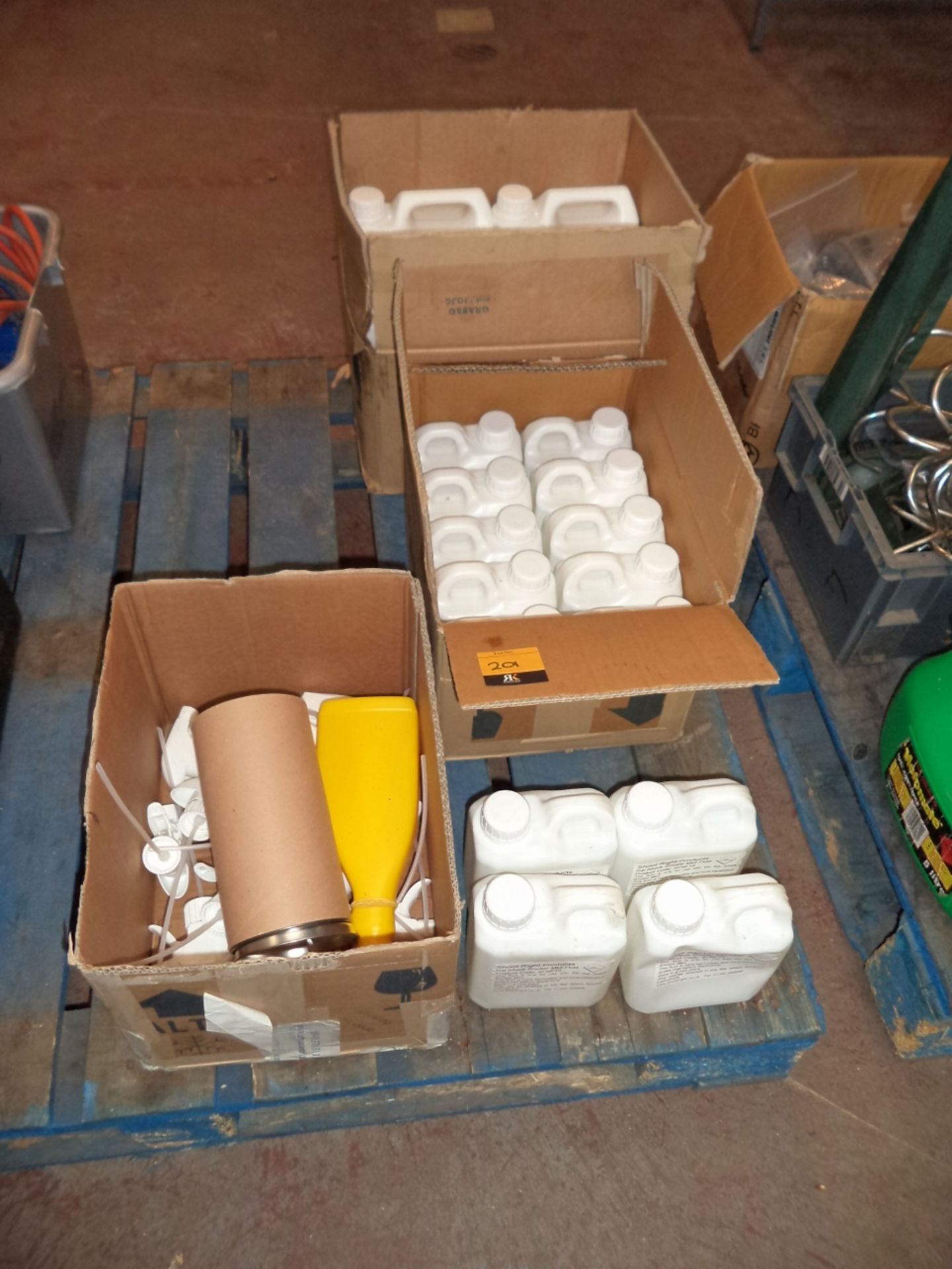 4 boxes of rat attack smoker fluid & spray guns for use with same