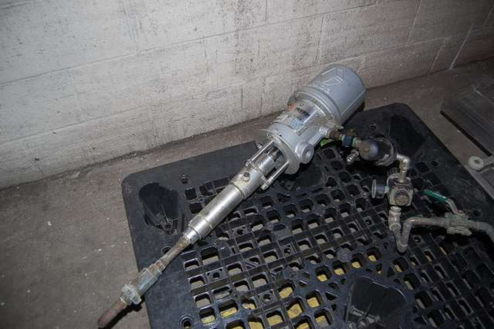 Graco Model #224-346 President Air Operated Pump, Series F08A REMOVAL ...