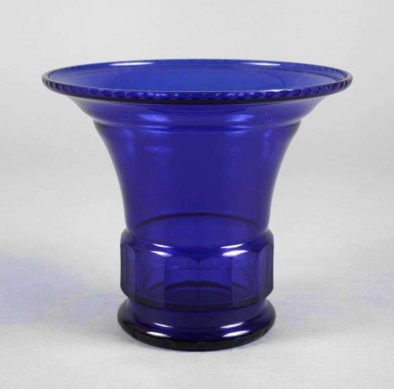 Vase Jean Beck München um 1930, Ätzmarke, kobaltblaues Glas ...