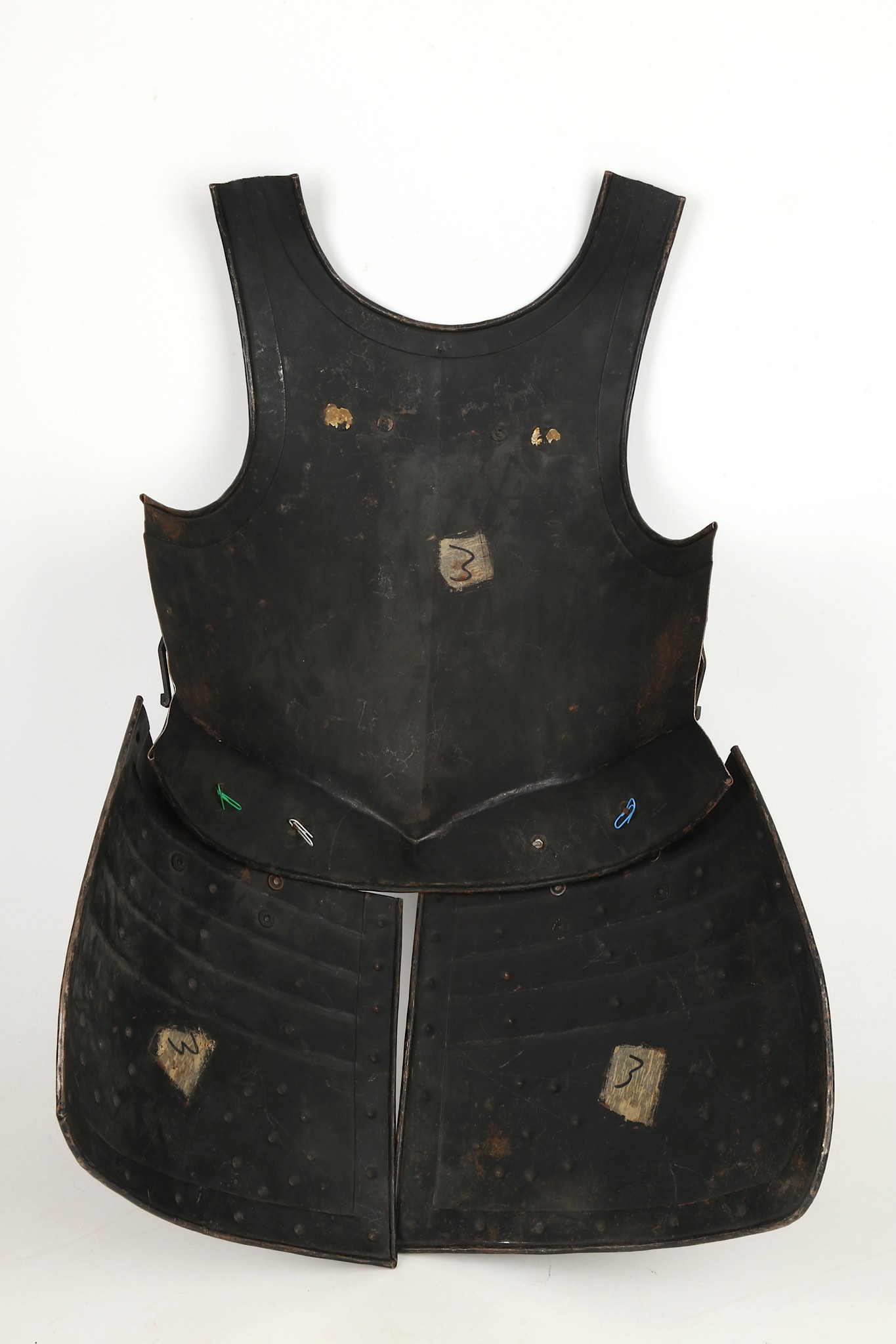 Suit of armour, Cromwellian Roundhead, helmet with lobster tail guard ...