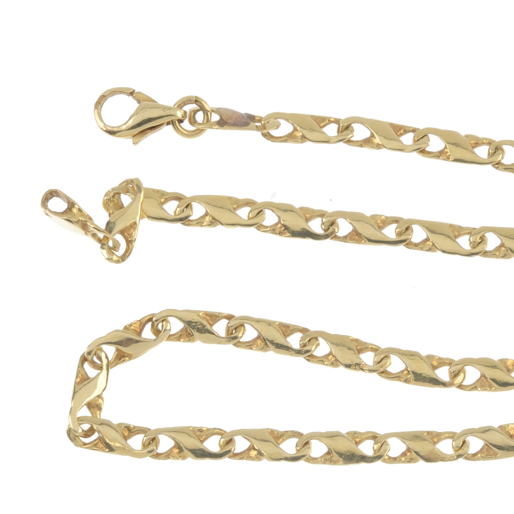 A fancy-link chain. Designed as a series of 'S' shape links. Foreign ...