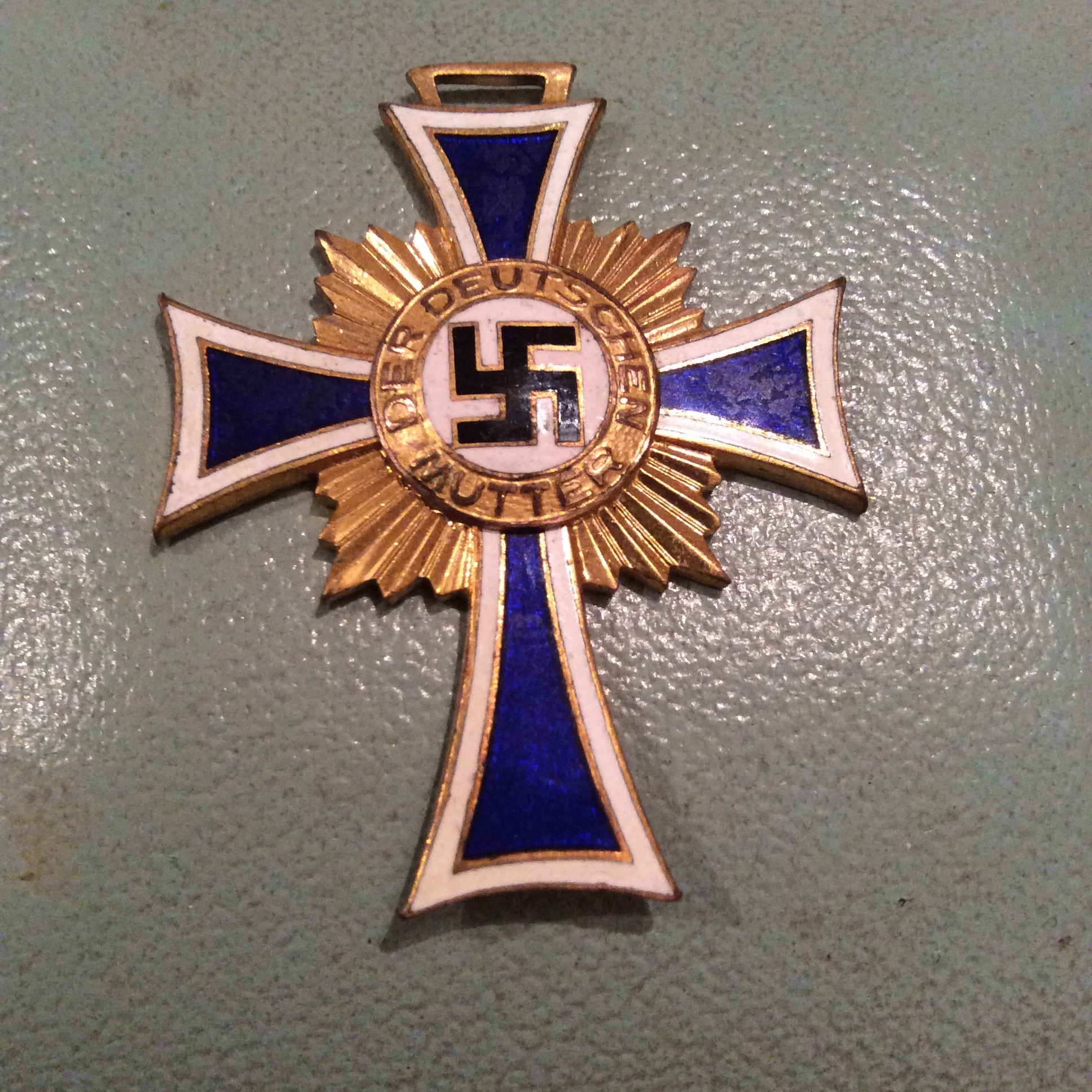 WWII medal "Der Deutschen Mutter Cross awarded for the birth of 4 or 5 ...