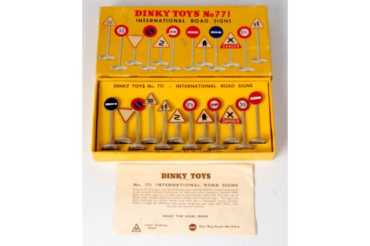 Dinky Toys, 771 International road signs comprising of 12 assorted ...