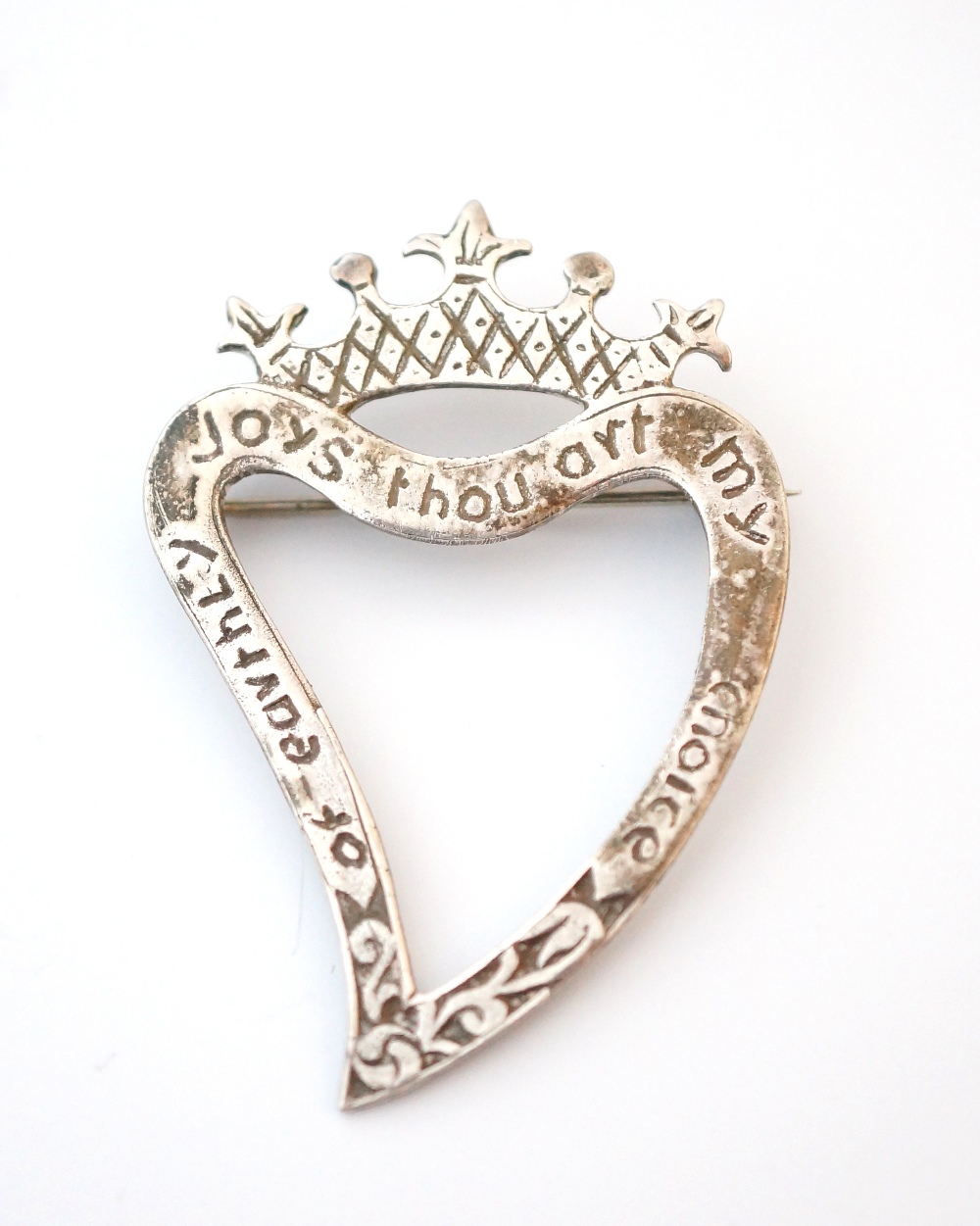HAMISH DAWSON BOWMAN SCOTTISH SILVER LUCKENBOOTH BROOCH with wording ...