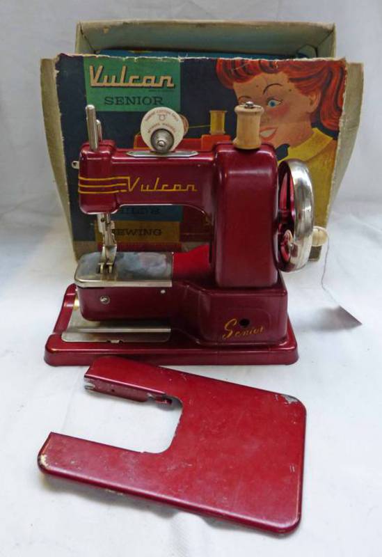 VULCAN SENIOR CHILD'S SEWING MACHINE, BOXED.