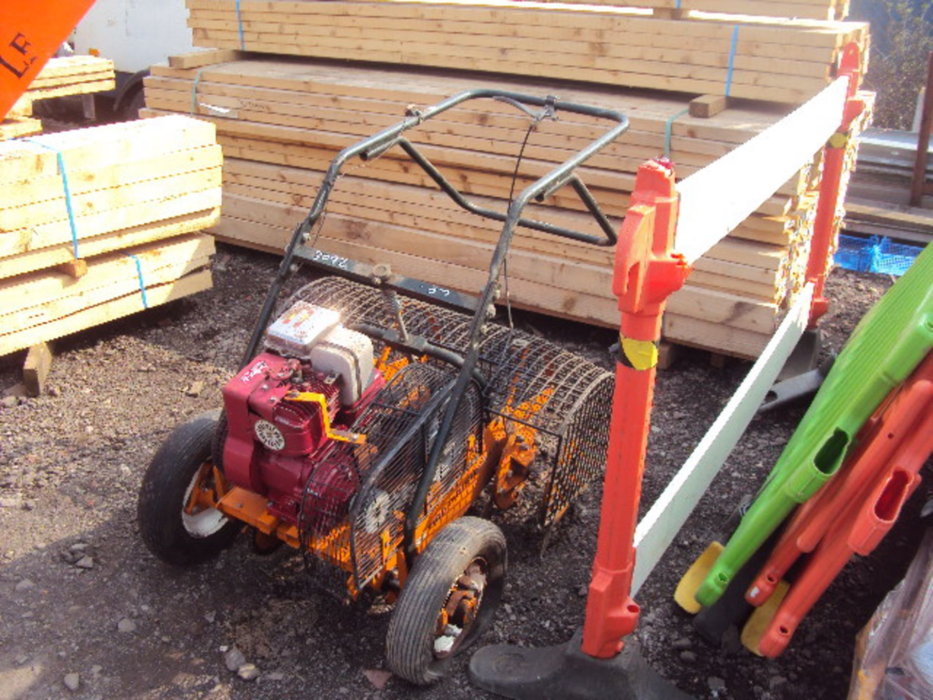 SISIS auto outfield spiker