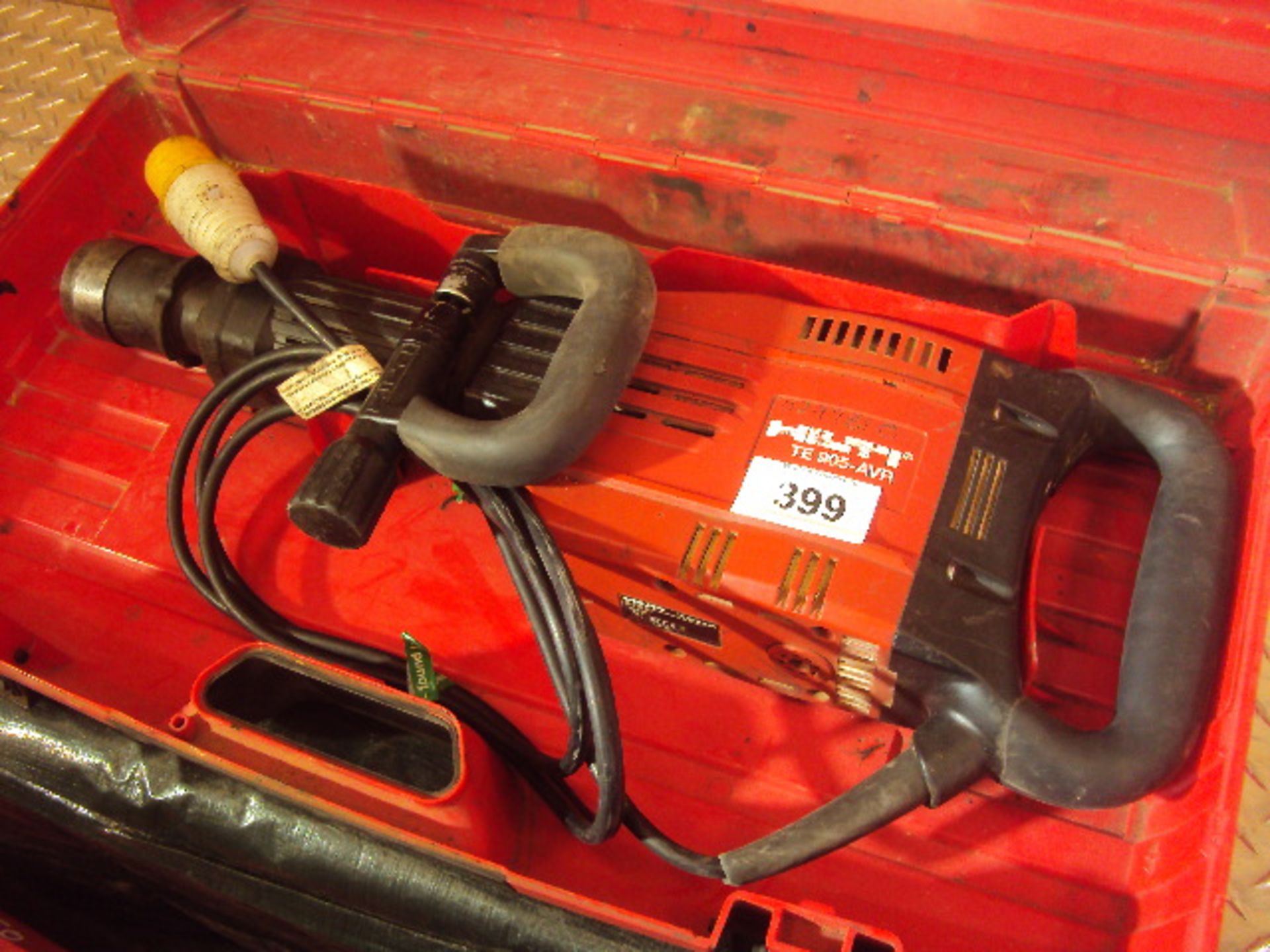 HILTI TE905 AVR 110v heavy breaker c/w case