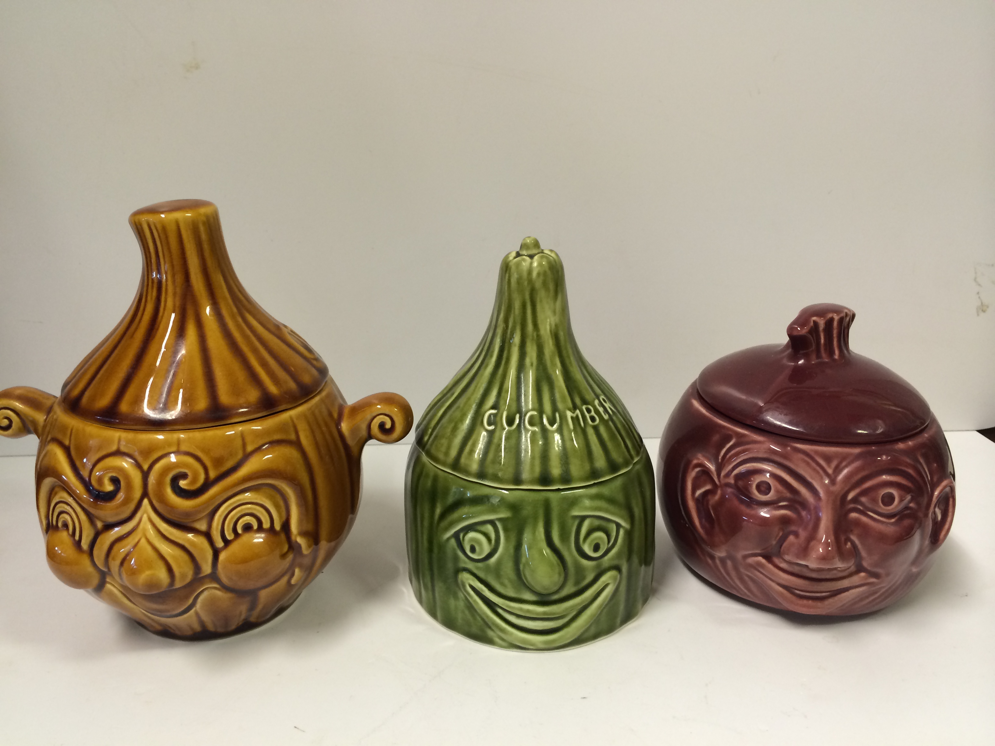 Selection of Sadler sauce pots, onions, beetroot and cucumber