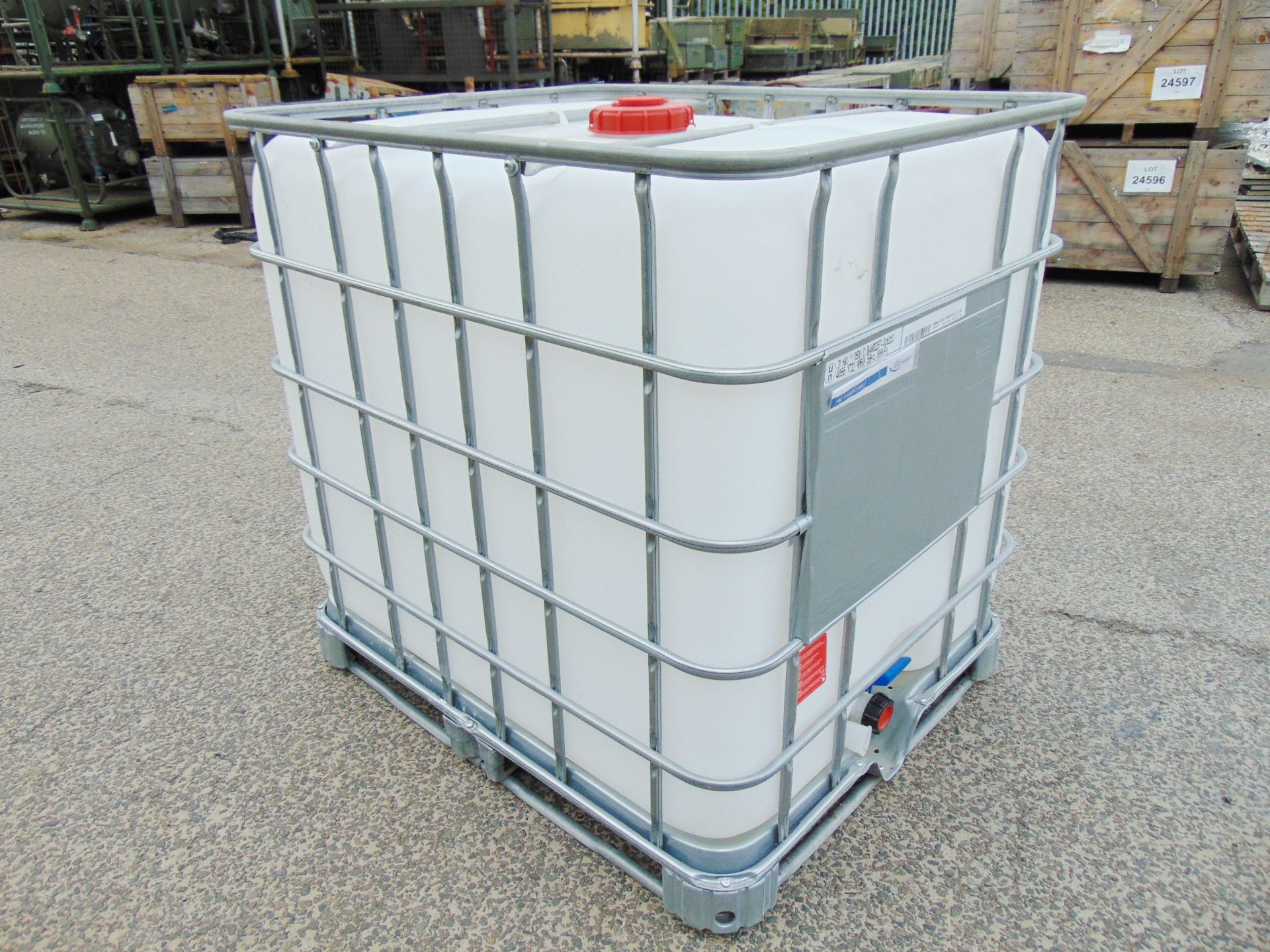 You are bidding on a New Unused 1000 Litre Schutz IBC Container / Caged ...