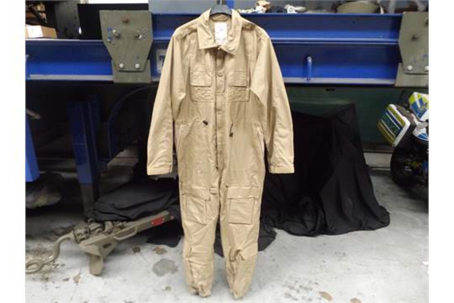You are bidding on a set of Unissued Gulf War AFV Tank Crew Flame ...