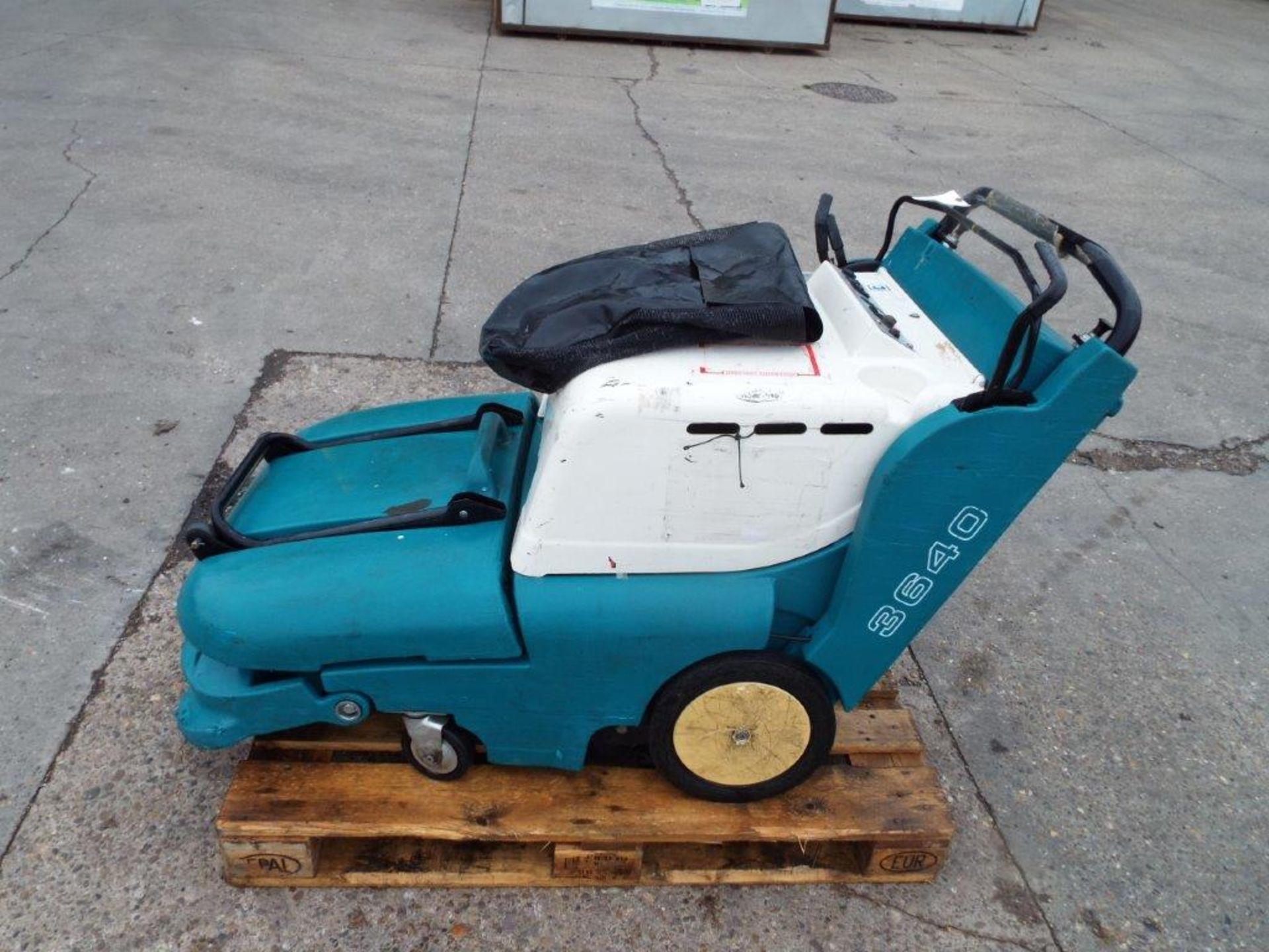 You are bidding on a Tennant 3640 Walk Behind Electric Sweeper. It is ...