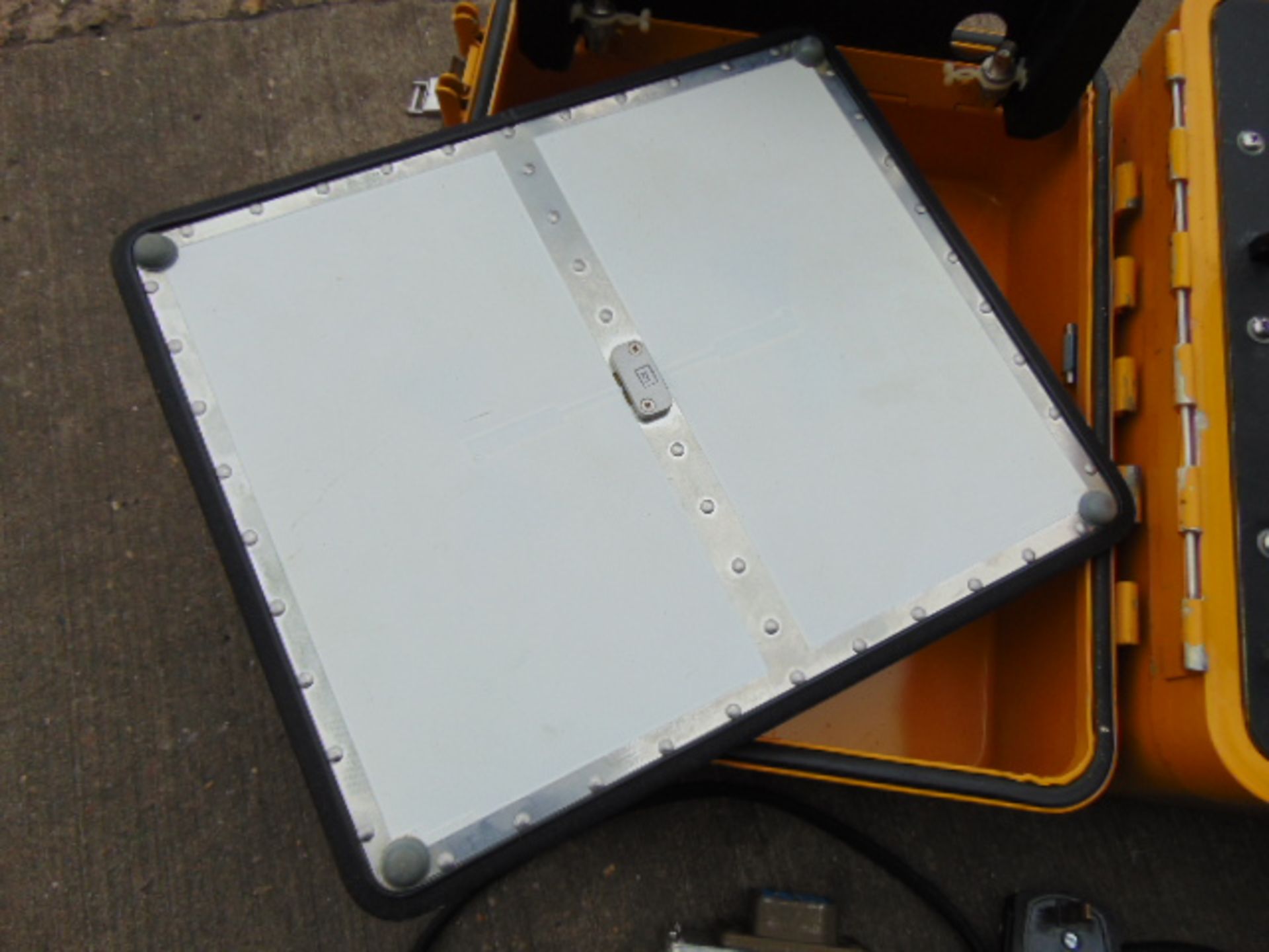 You are bidding on a IFR Aeroflex IFF-701 Aircraft Transponder Test Set ...