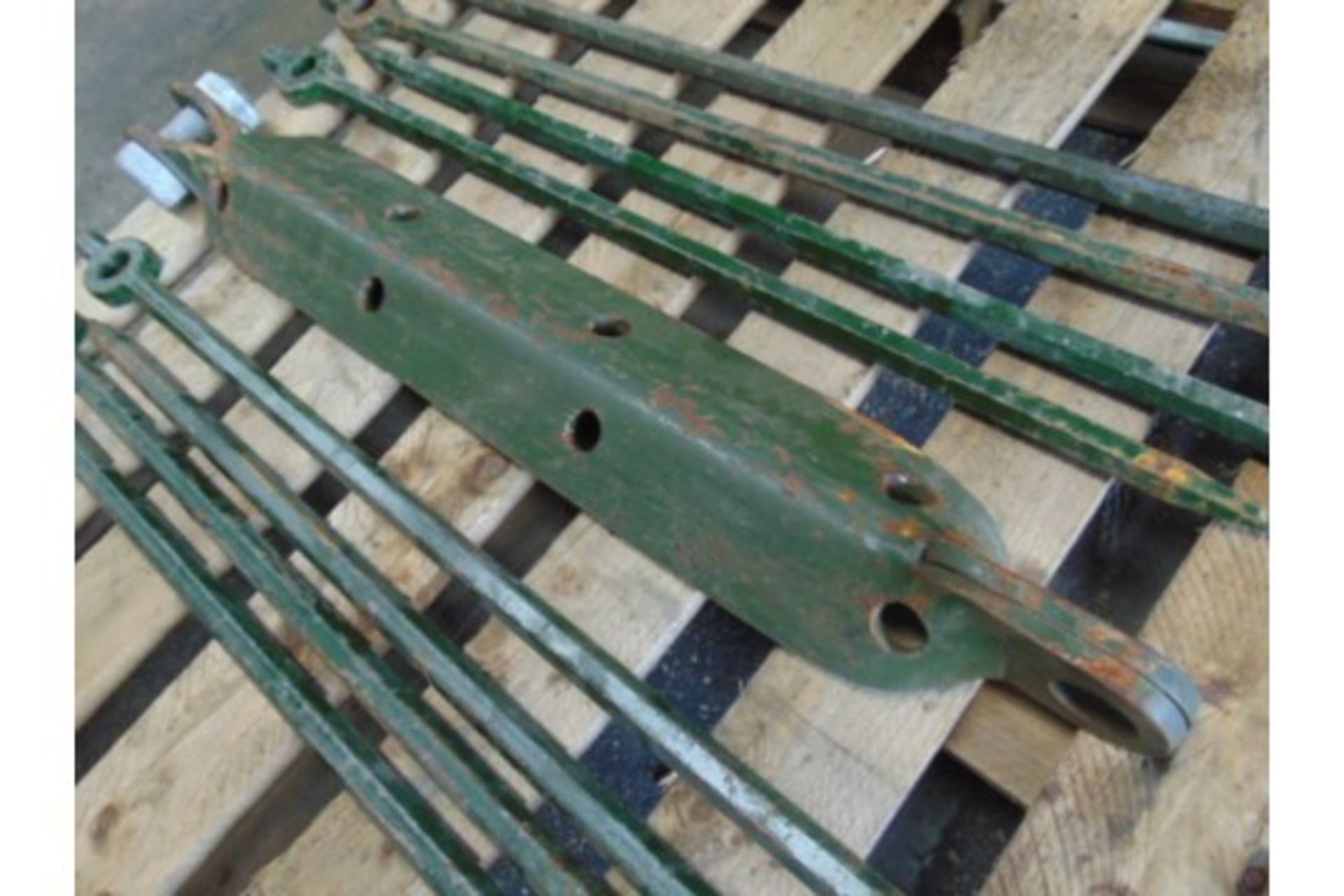 You are bidding on a Heavy Duty Military Recovery Ground Anchor C/W 8 x ...