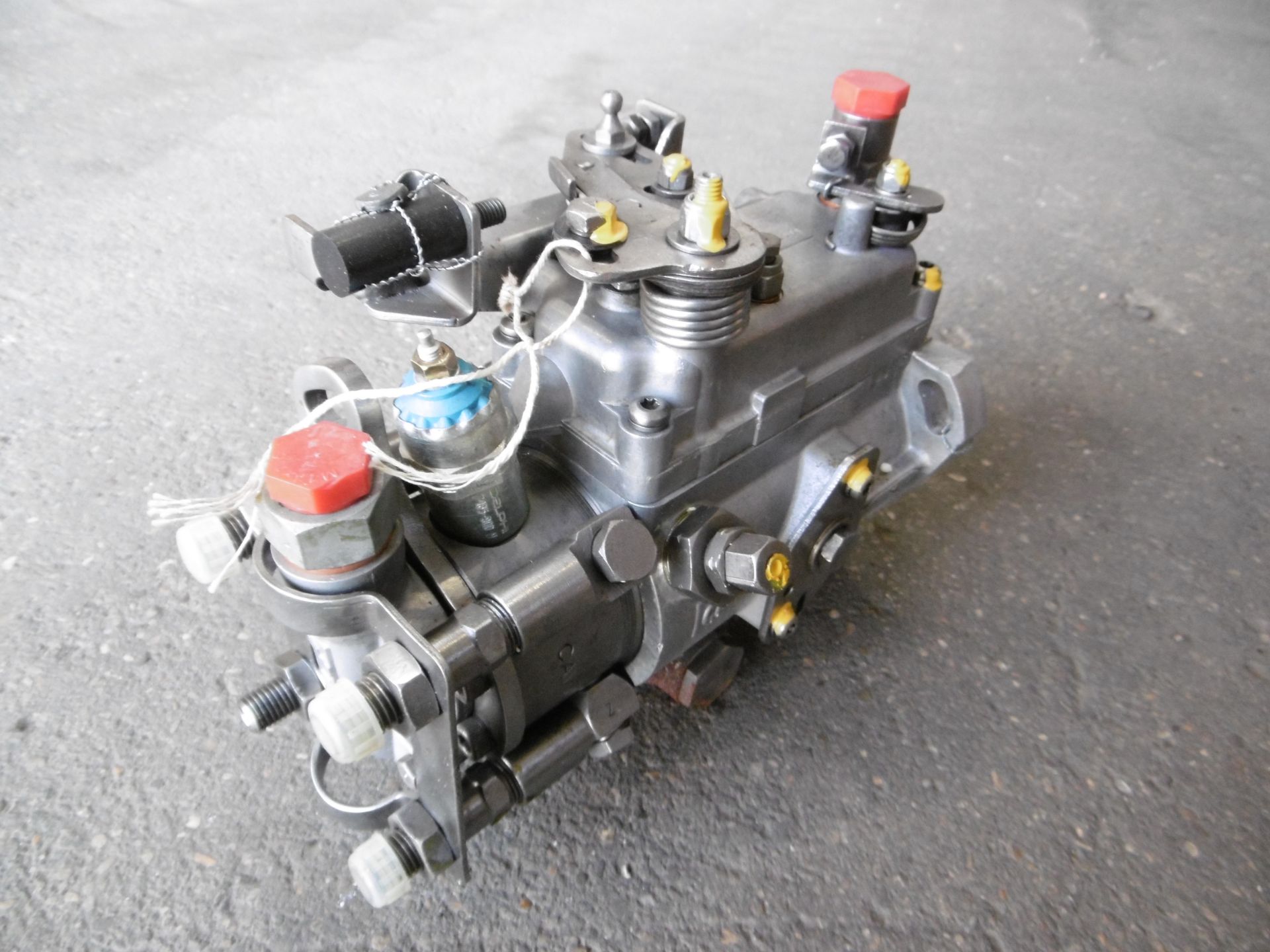 You are bidding on Direct from the UK Ministry Of Defence a Land Rover ...