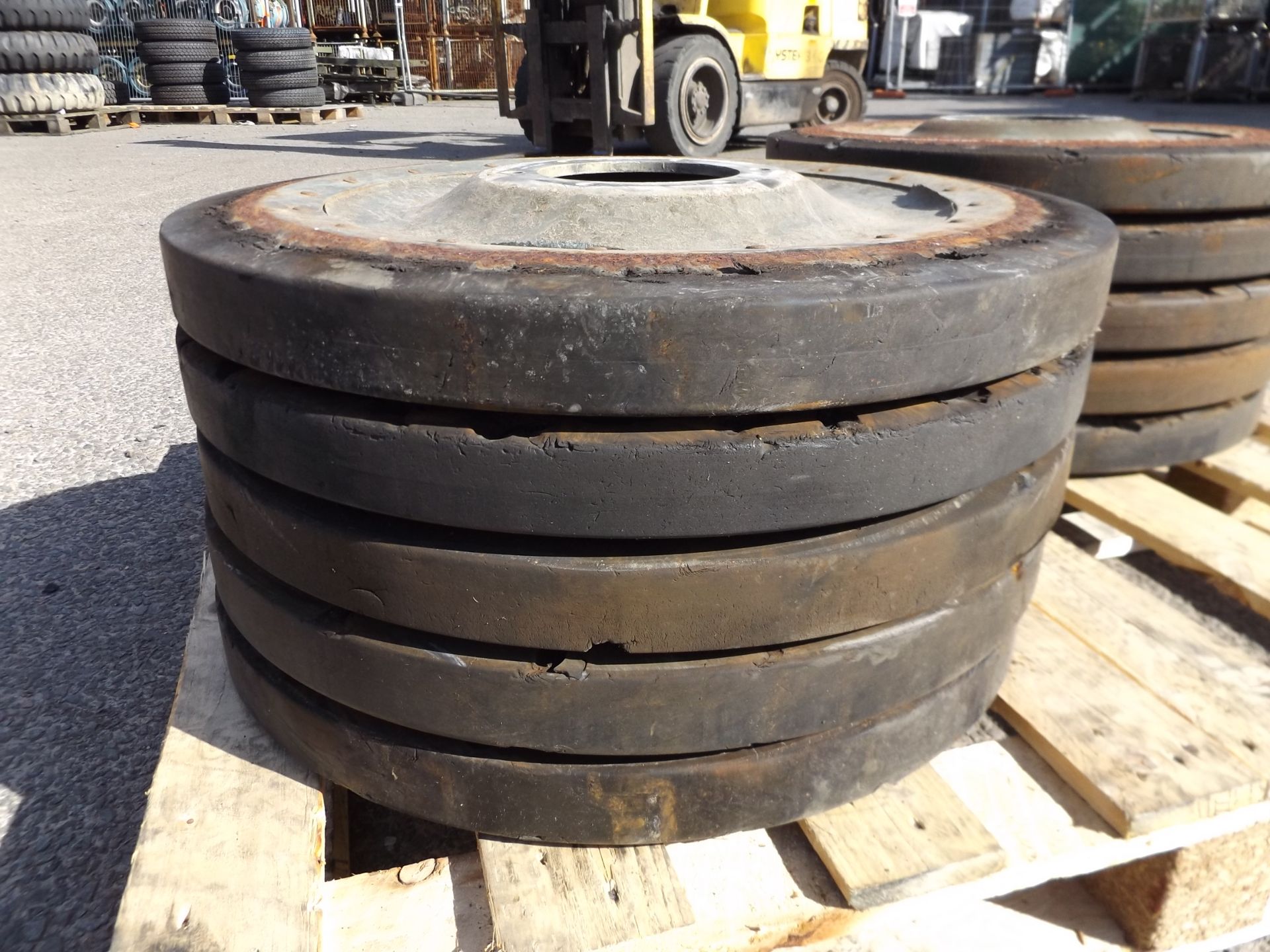 You are bidding on 10 x CVRT Road Wheels direct from the UK Ministry Of ...