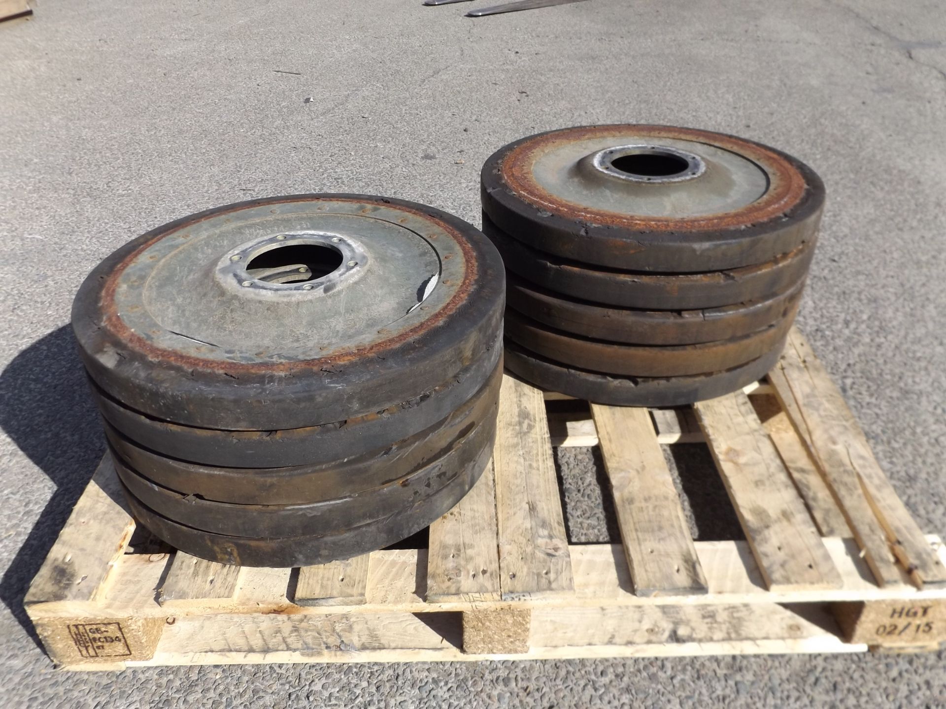 You are bidding on 10 x CVRT Road Wheels direct from the UK Ministry Of ...