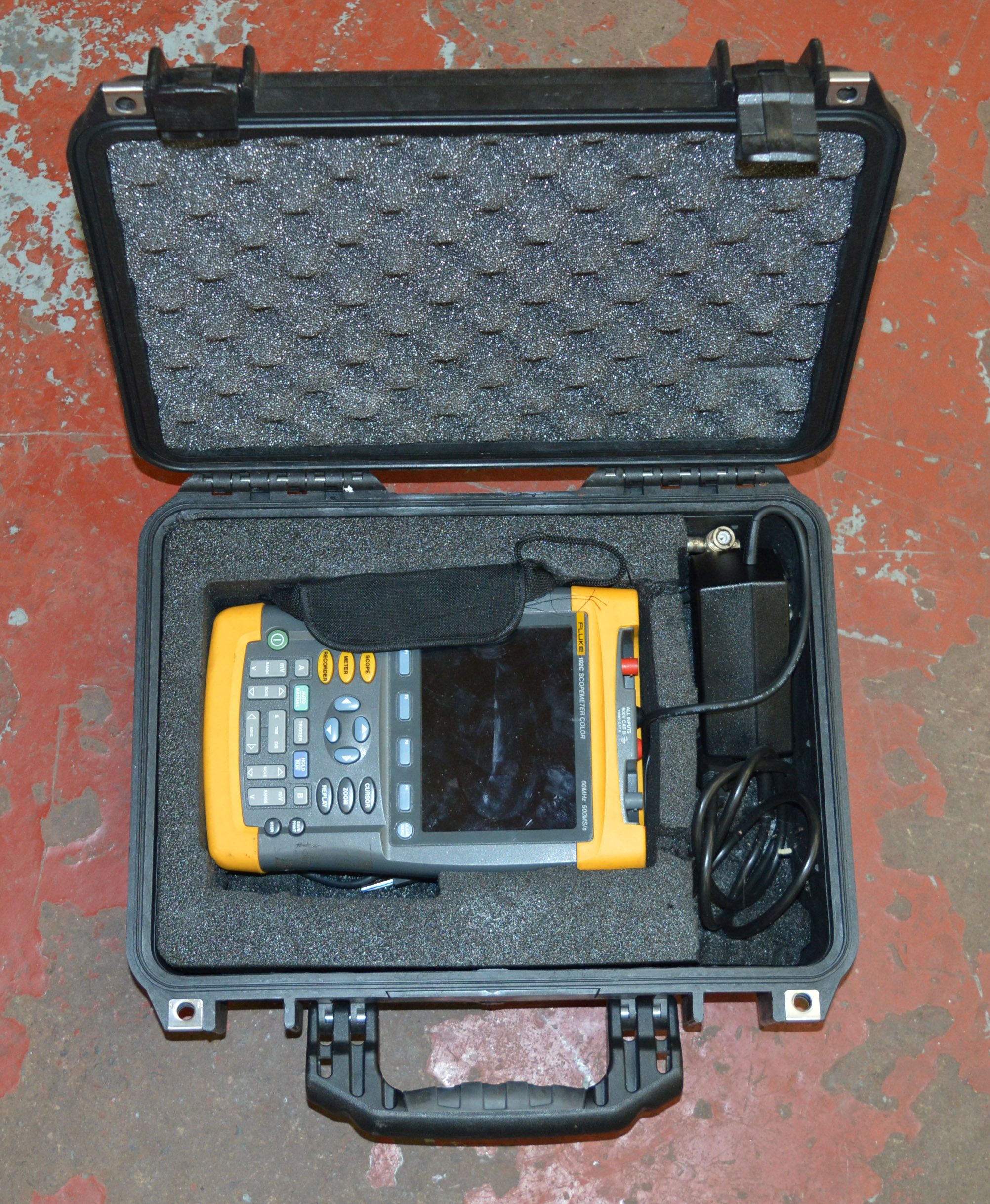 POLICE > FLUKE 192C Scopemeter Color [NO RESERVE] [VAT ON HAMMER PRICE]