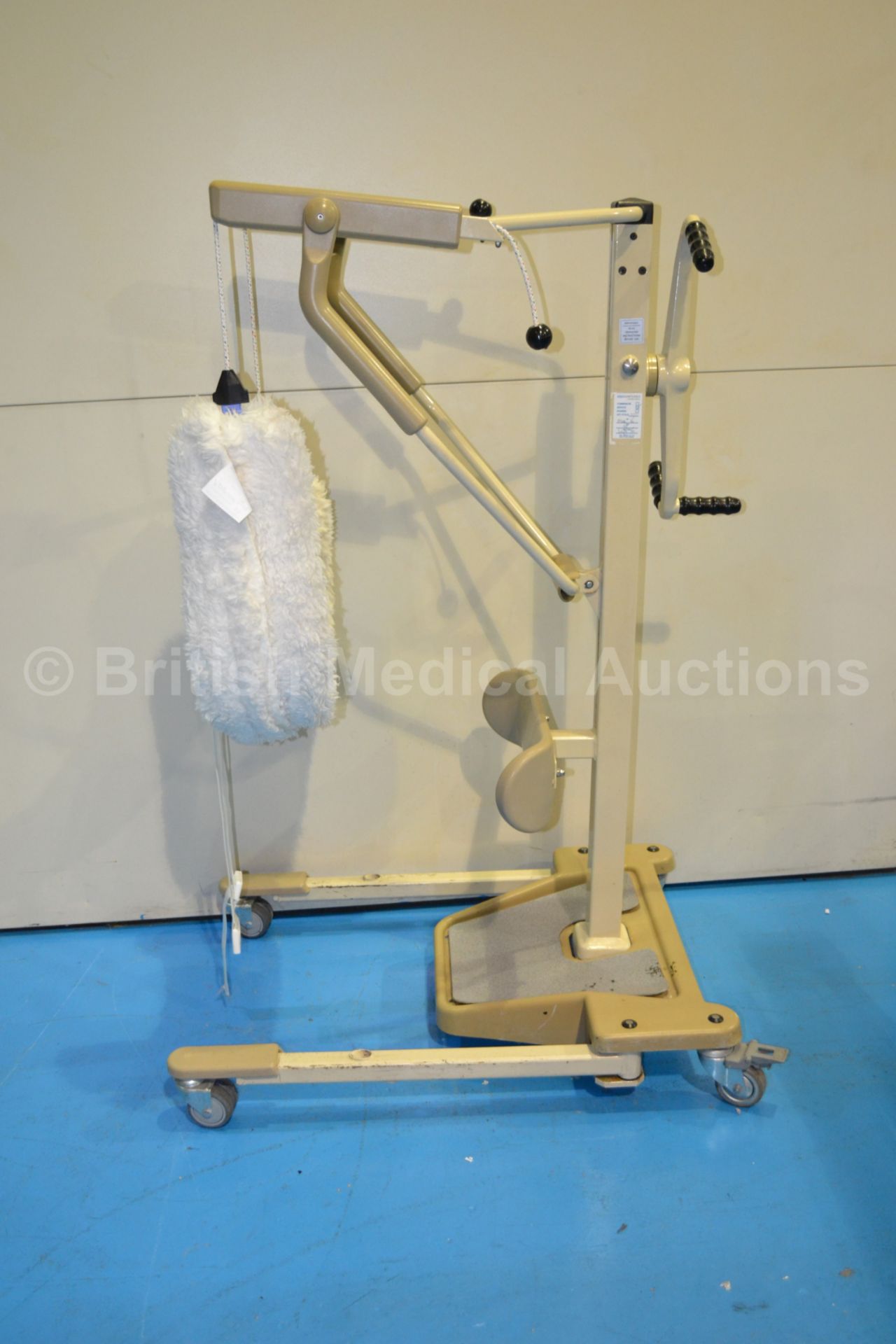 Arjo Sara Patient Hoist with Sling (Tested Working)