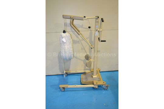 Arjo Sara Patient Hoist with Sling (Tested Working)