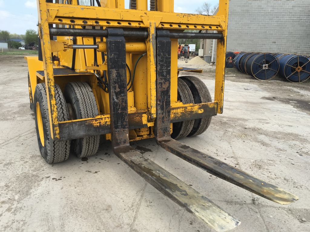 Caterpillar, Forklift, Model V330B, SN: 72Y01020, 33,000 lb. capacity ...