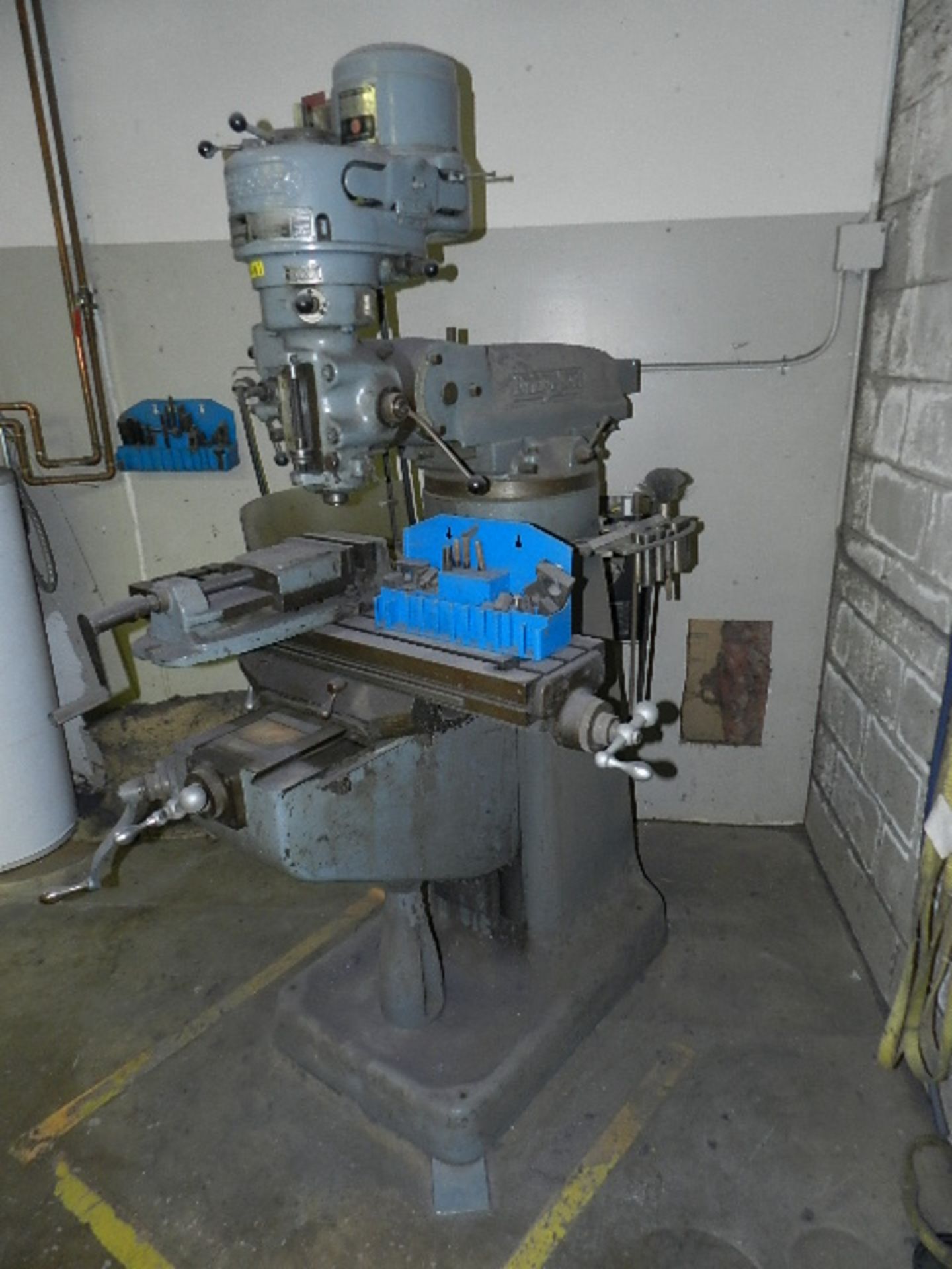 Bridgeport vertical mill, 1 hp 3 phase 220 electric motor, includes 7 ...