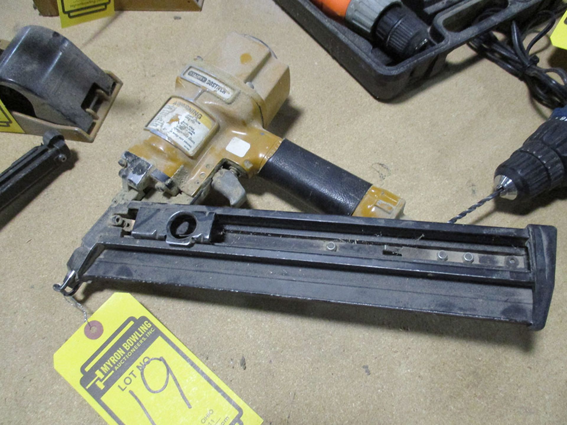 { Group of lots: 18, 19, 20, 21 } STANLEY BOSTITCH MODEL N60FN FINISH ...
