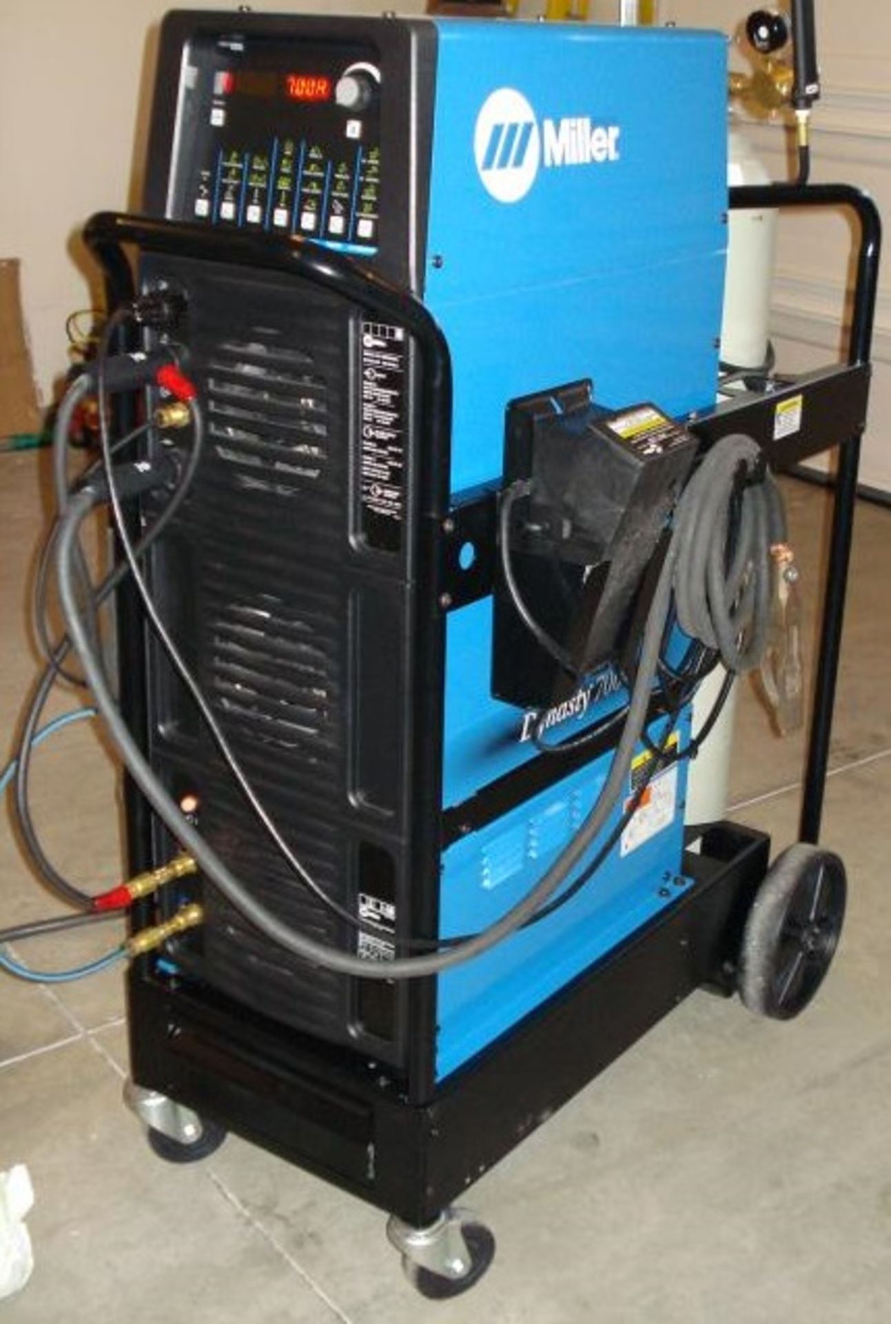 MINT Miller Dynasty 700 Tig Welder - complete package with whip and ...