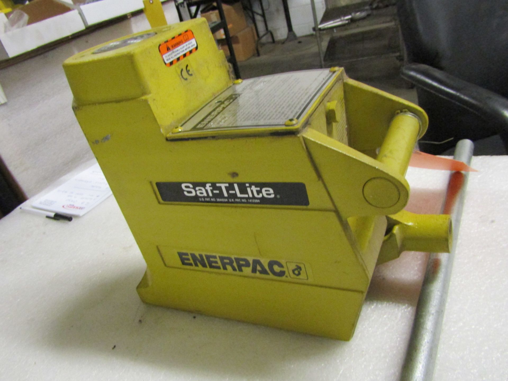 Enerpac Saf-T-Lite model JHA-356 - 35 TON Aluminum Hand Jack unit