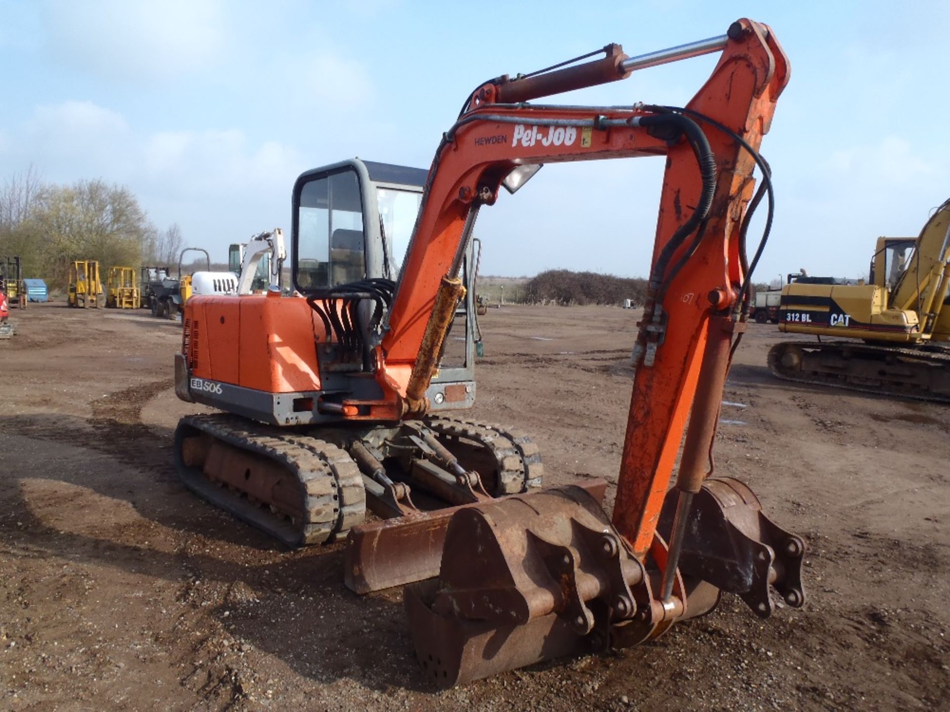 Pel-Job 506 5 Ton Digger with 3no. Buckets
