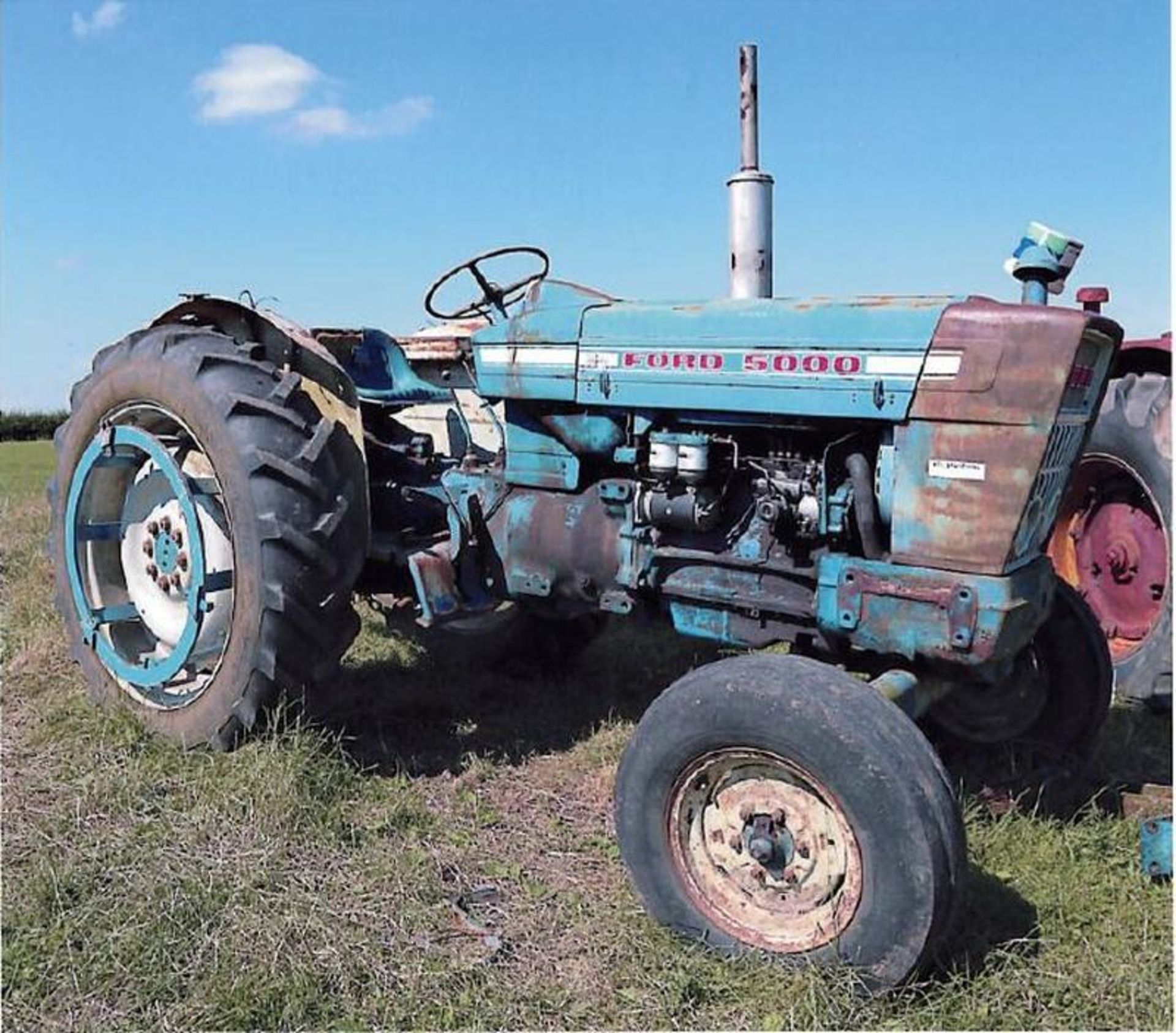 FORD 5000 Force 4cylinder diesel TRACTOR On 13.6x38 rear and 750x16 ...