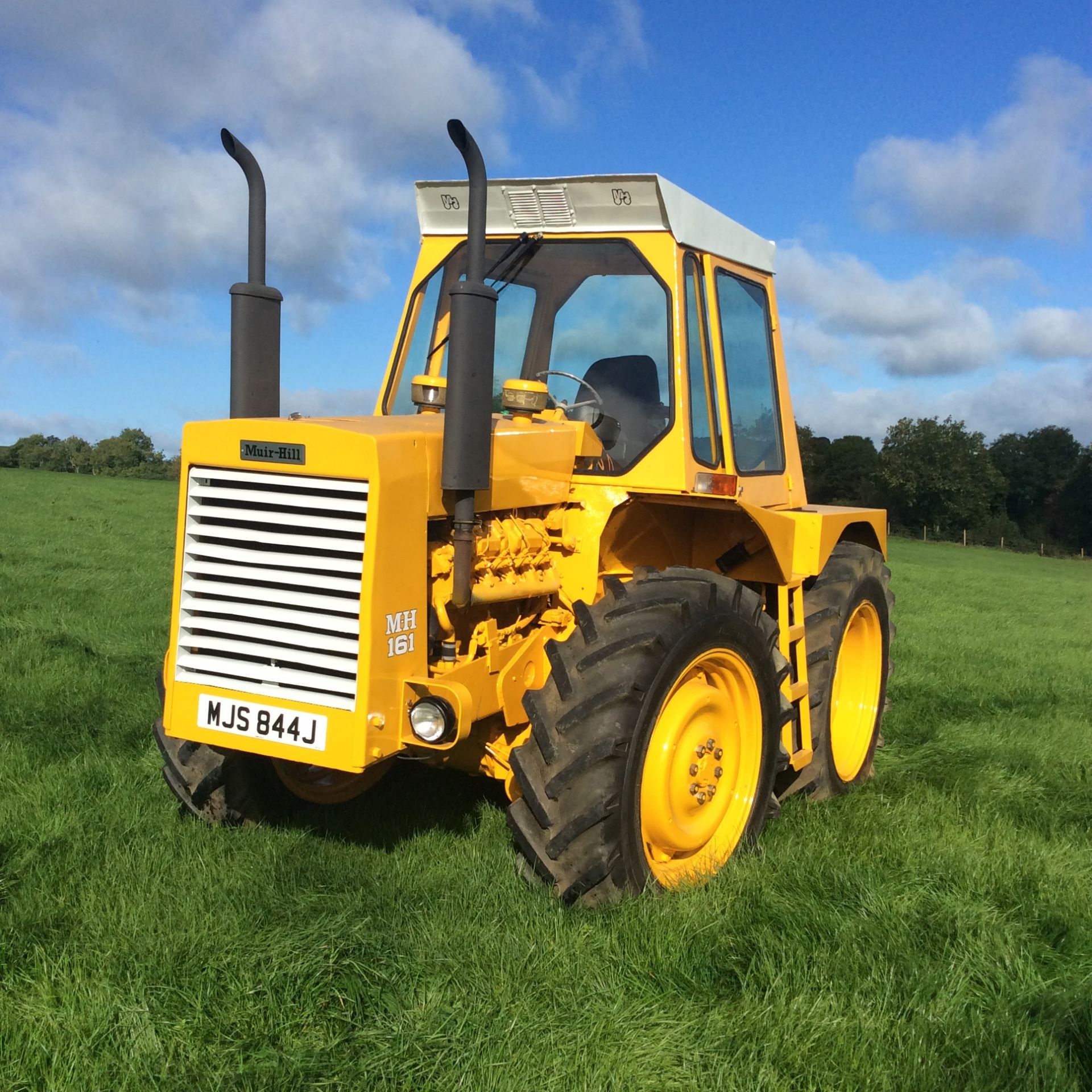 MUIR HILL 161 4wd diesel TRACTOR Reg No: MJS 844J Serial No: A10568 ...