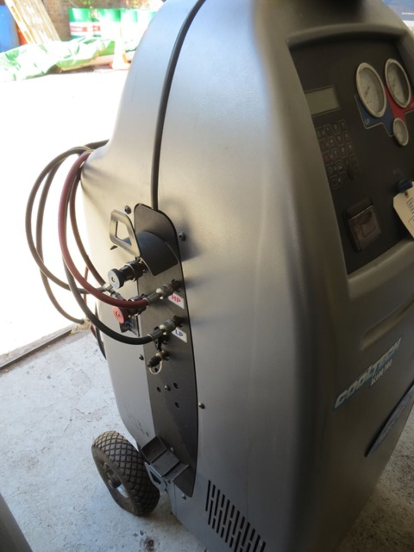 Robinair Cooltech AC690 auto-climate replenishment air conditioning ...