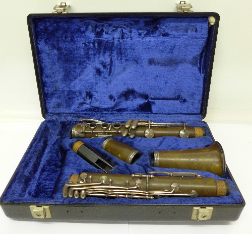 A clarinet, Lark, made in China, M4001, cased