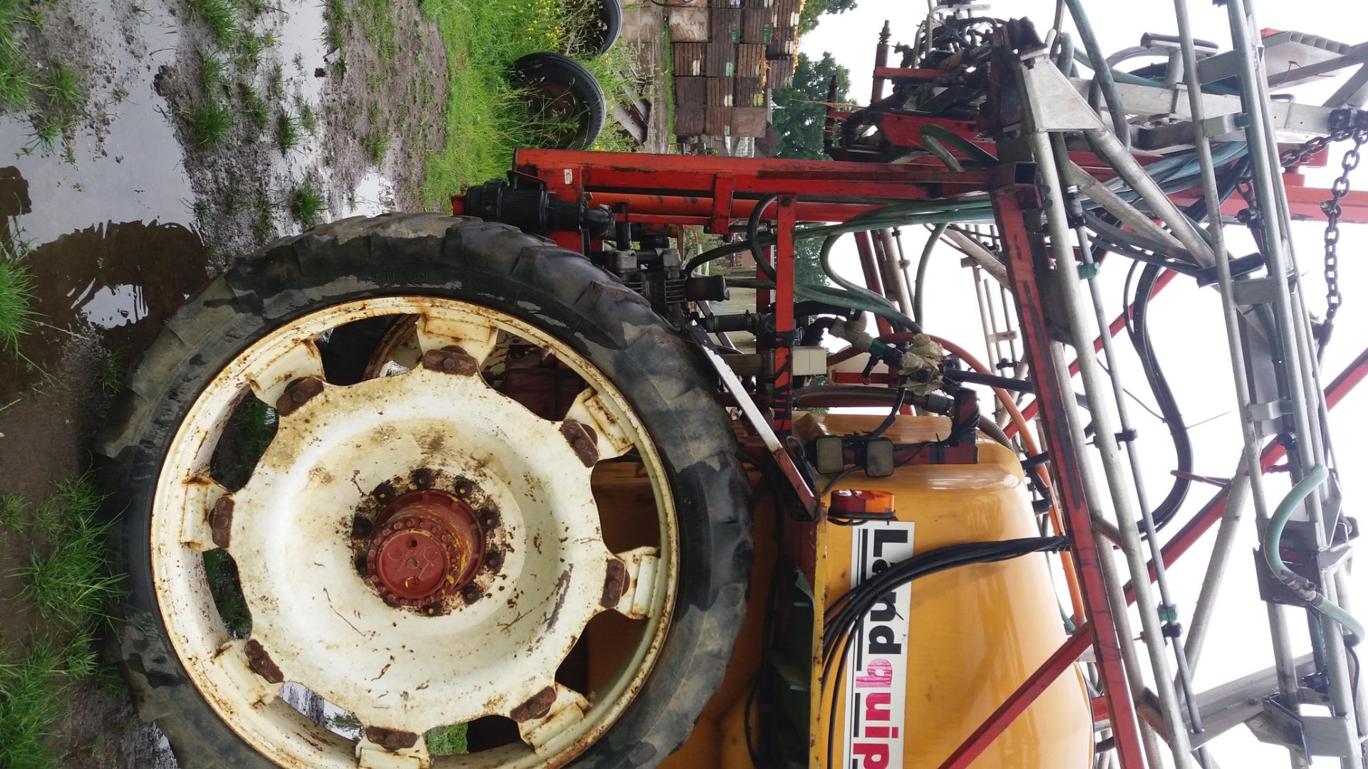 Lely Chaviot 24m sprayer with 3800odd hrs, with the diesel Land Rover ...